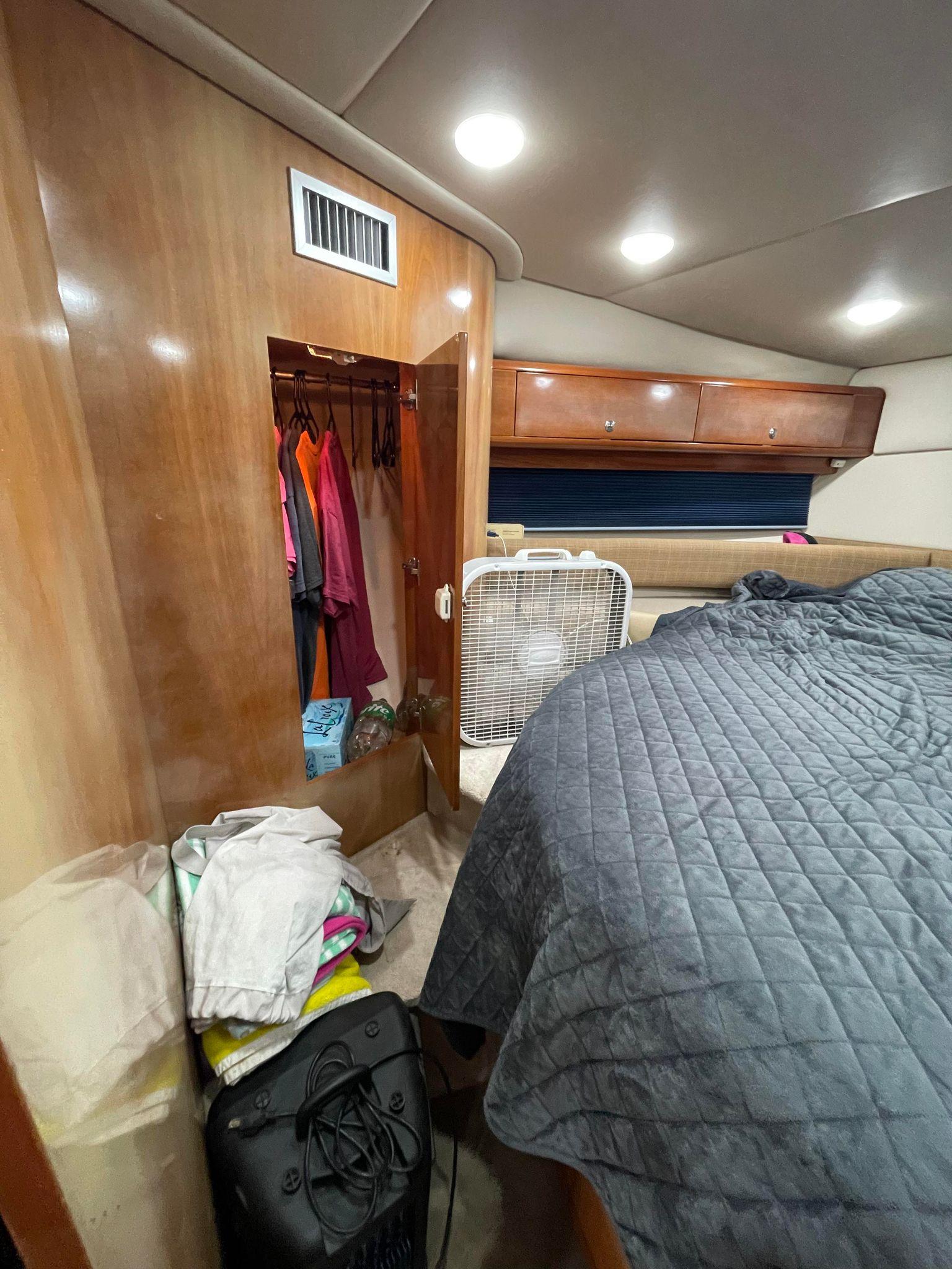 2002 Regal Commodore 4260 Express Cruiser for sale - YachtWorld