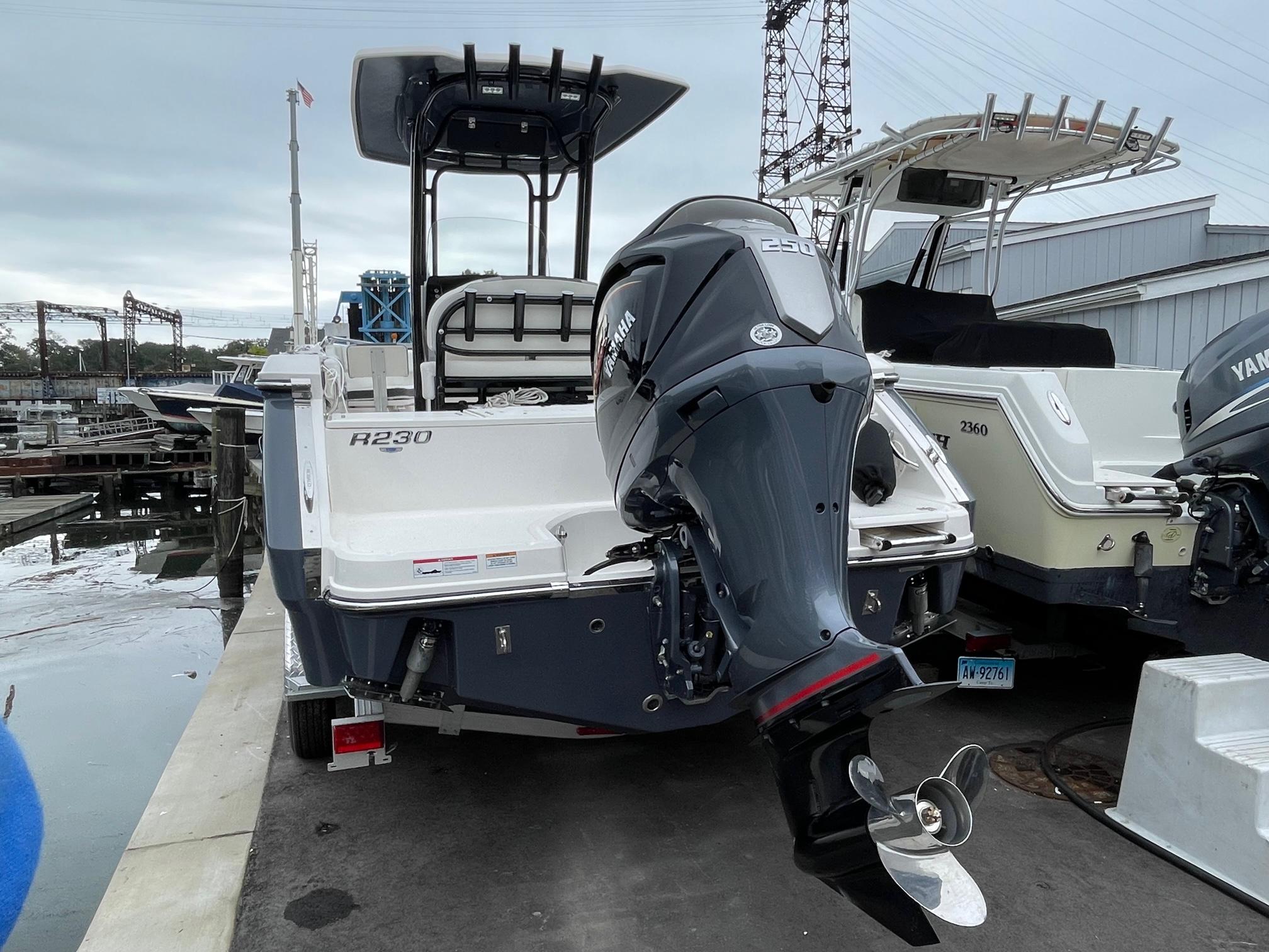 2023 Robalo R230 Center Console Centre Console for sale - YachtWorld
