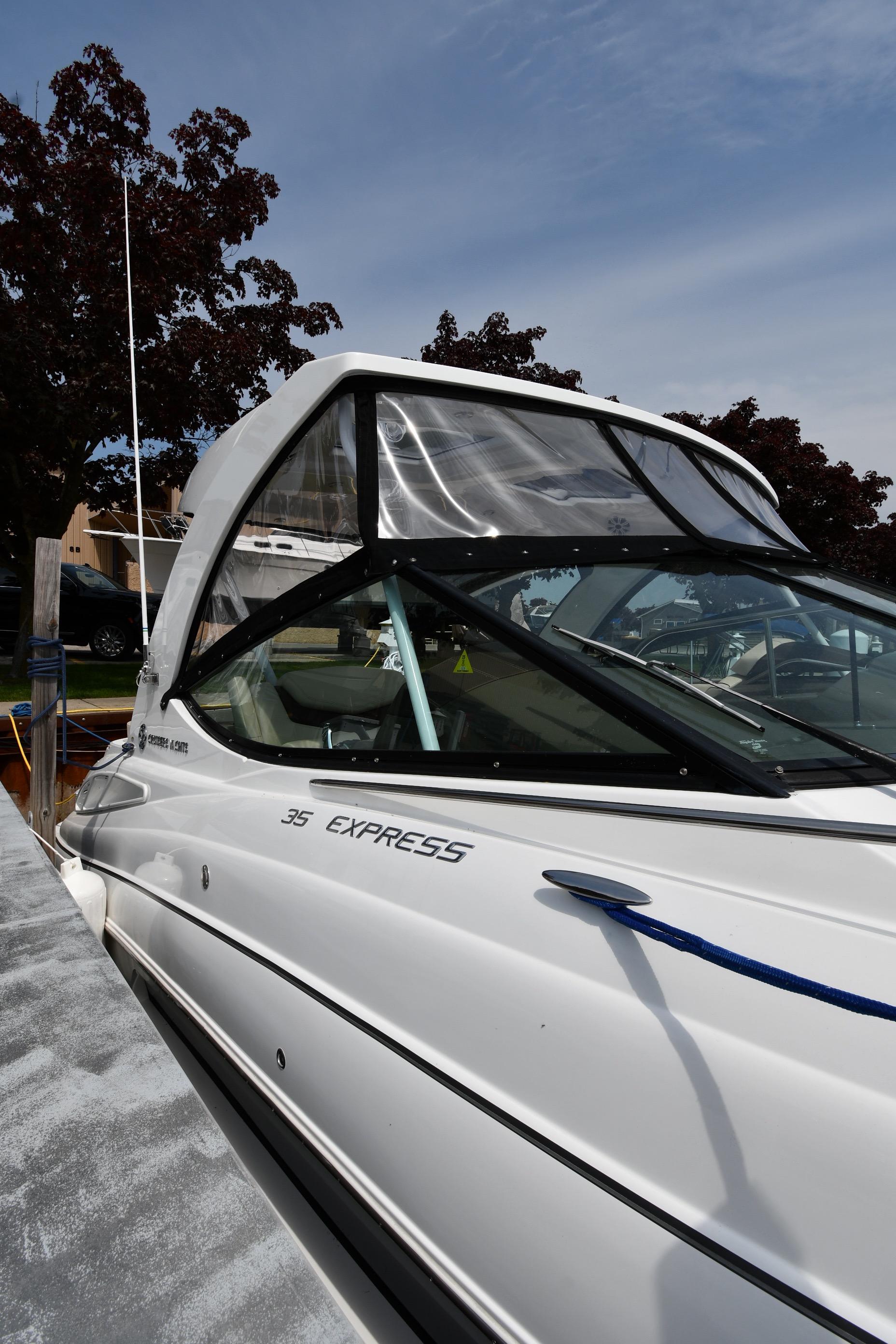 2019 Cruisers Yachts 35 Express Express Cruiser for sale - YachtWorld