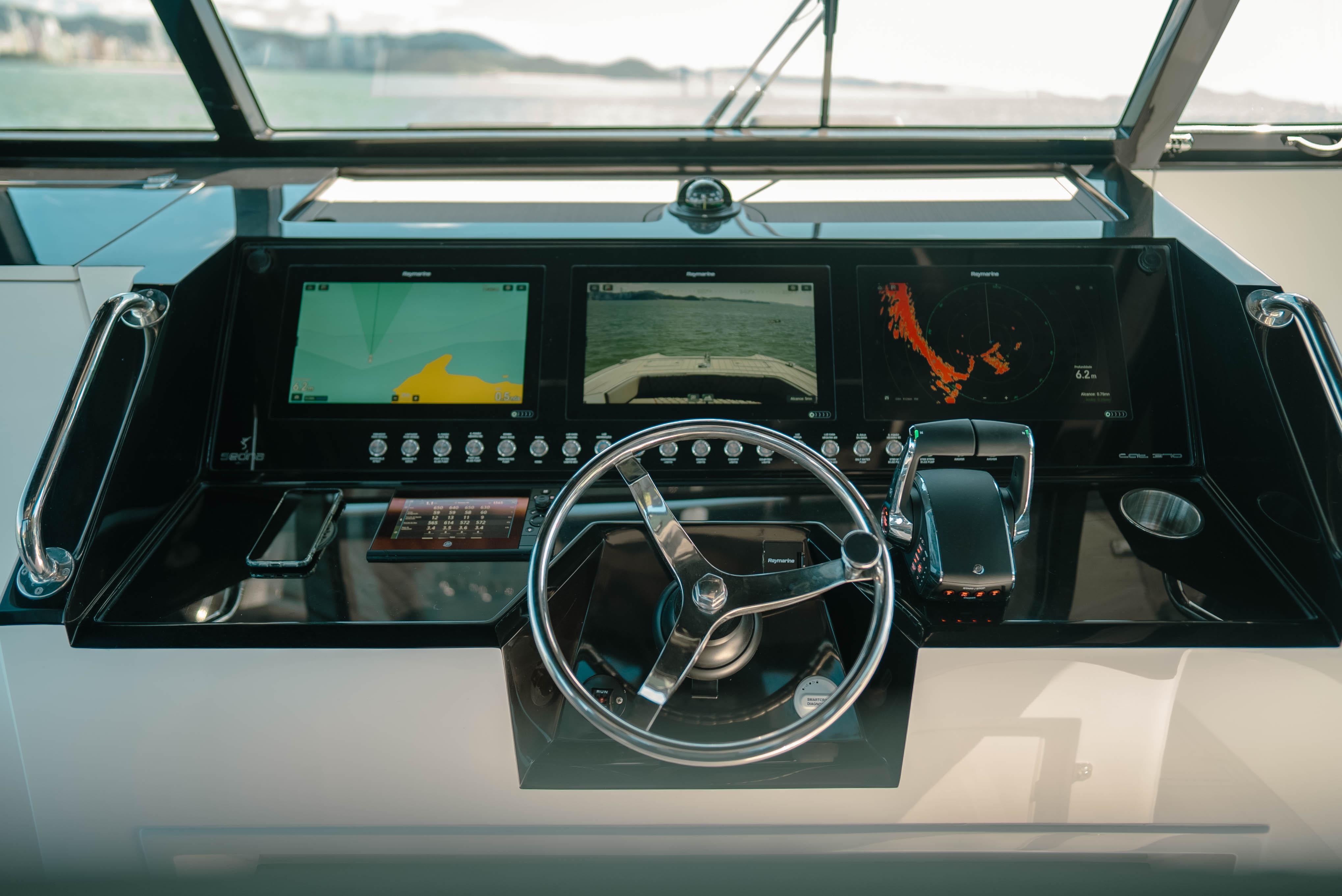 2025 Sedna 370 Side Console Center Console for sale - YachtWorld