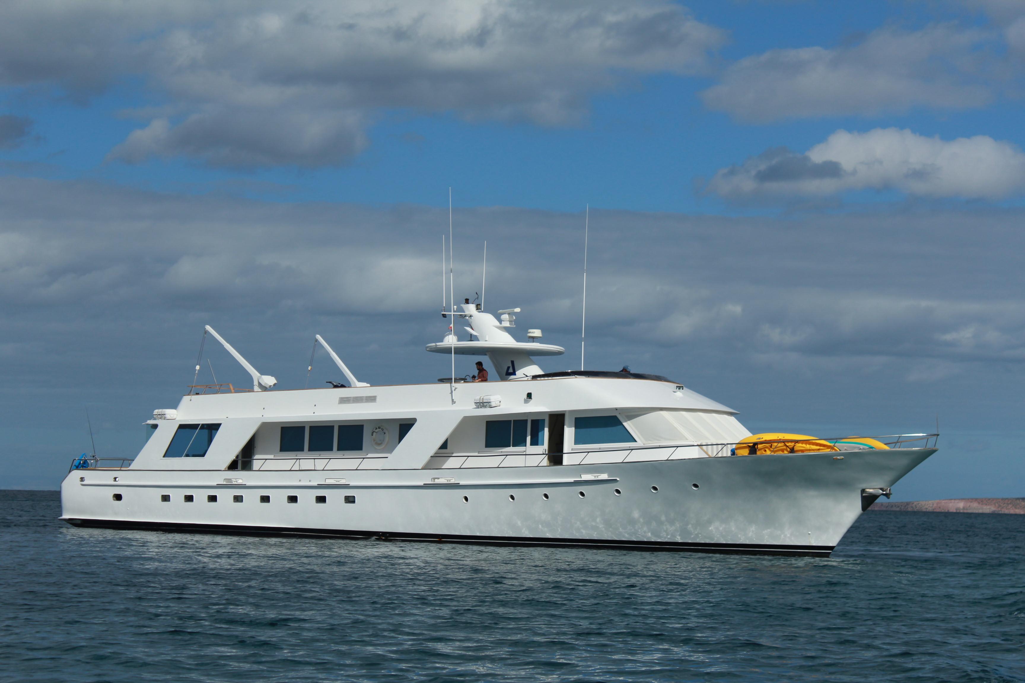MI AMOR Motor Yachts DeFever for sale - YachtWorld