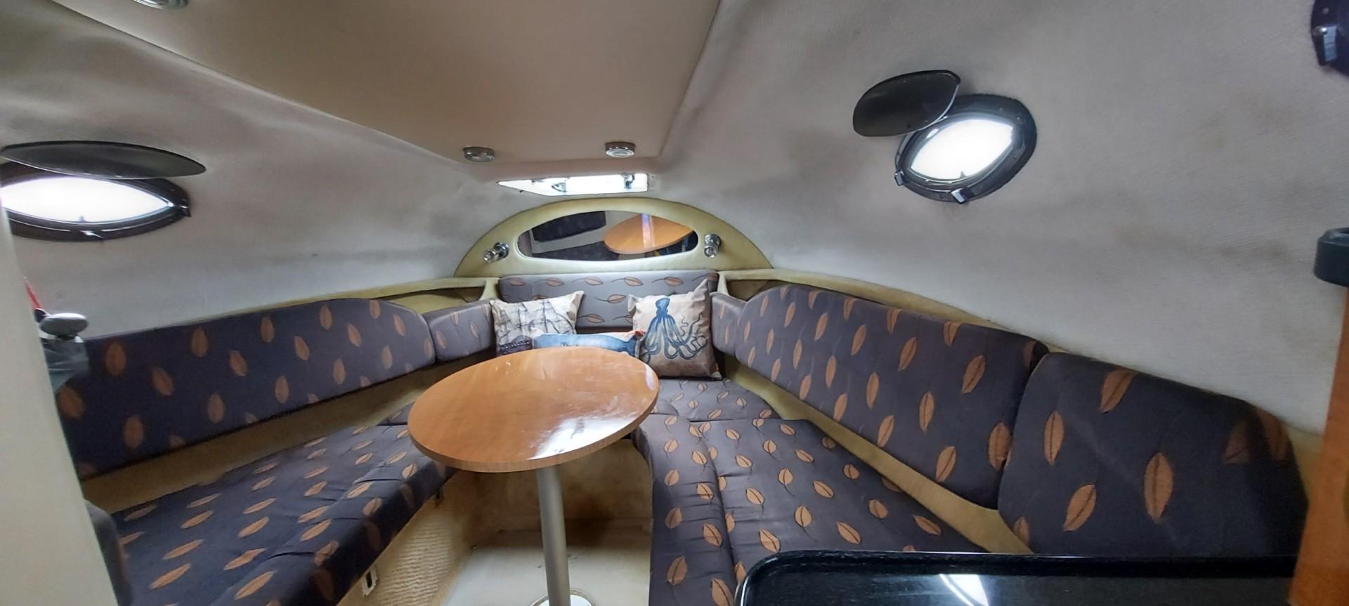 2004 Regal 2465 Commodore Cruiser for sale - YachtWorld