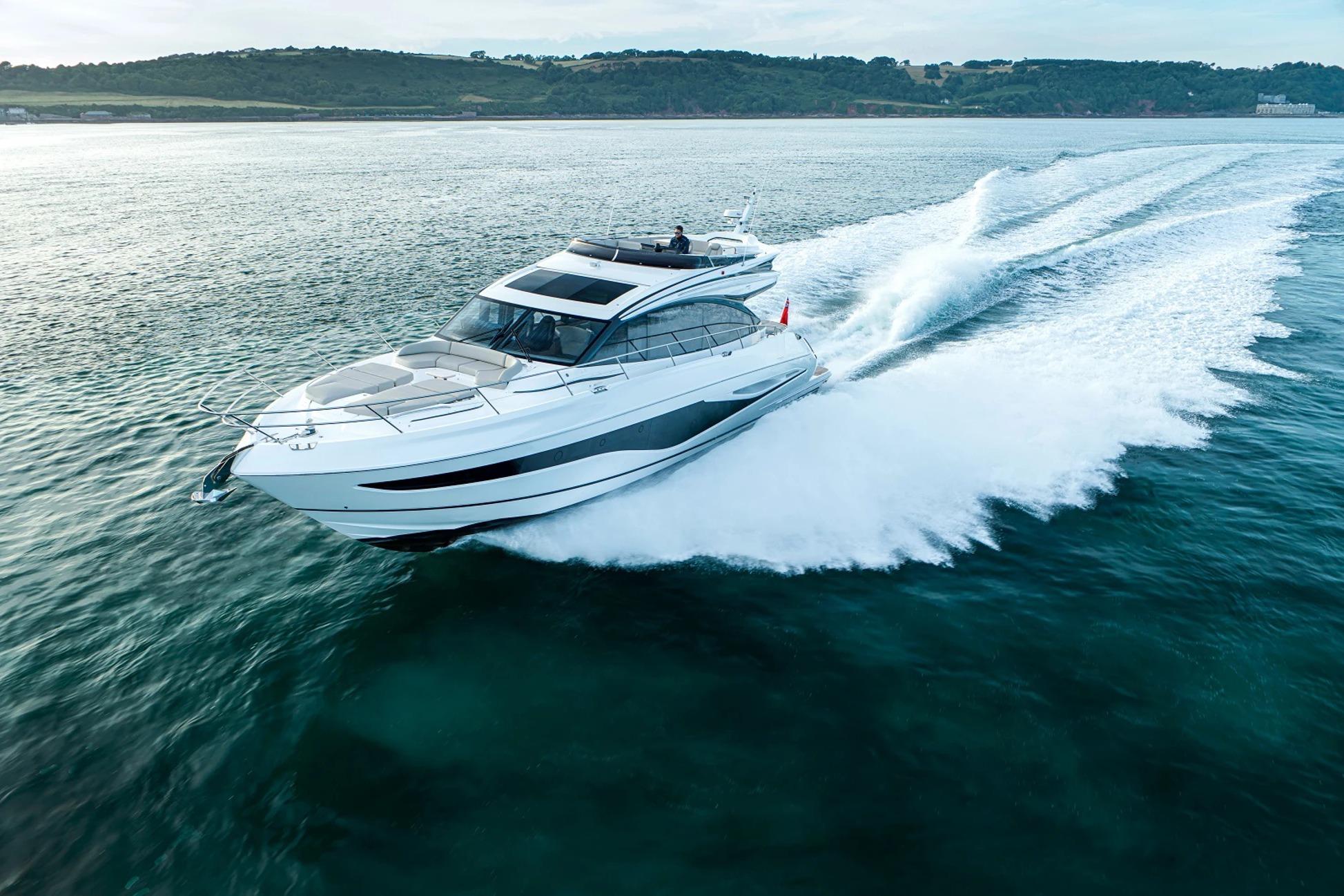 2026 Princess S65 Sportbridge Sportboot Kaufen - YachtWorld