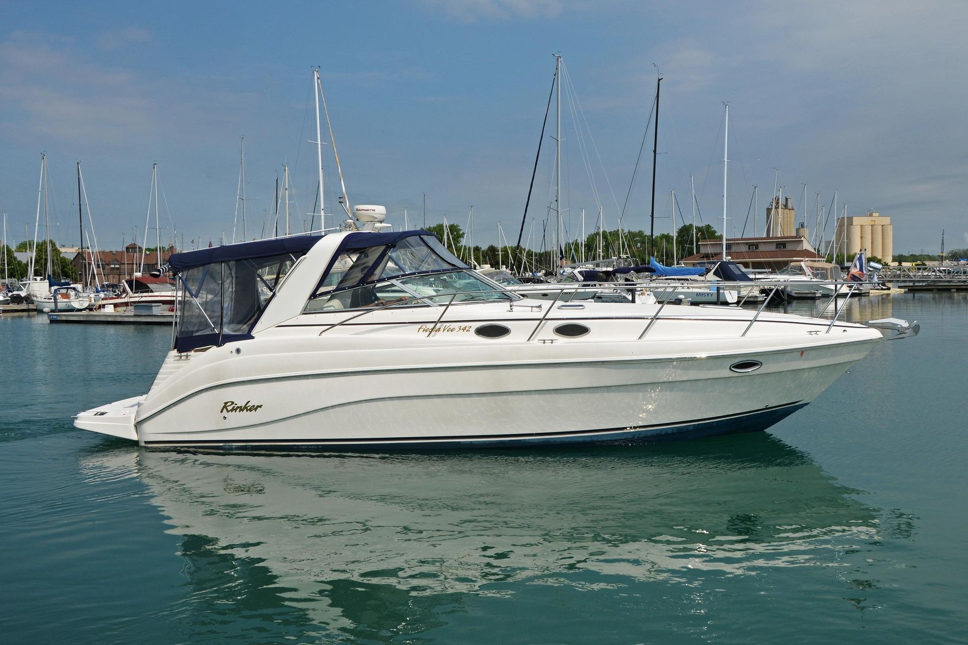 2004 Rinker 342 Fiesta Vee - Weber Yachts