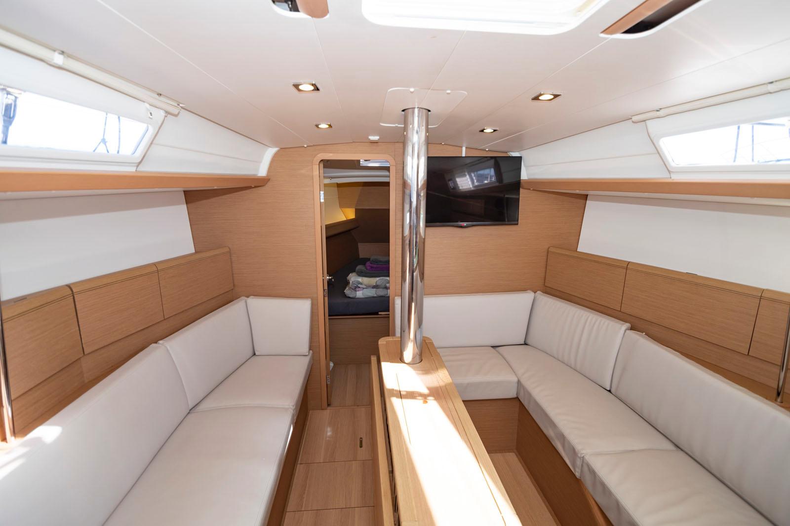 2019 Jeanneau Sun Odyssey 389 Sloop for sale - YachtWorld