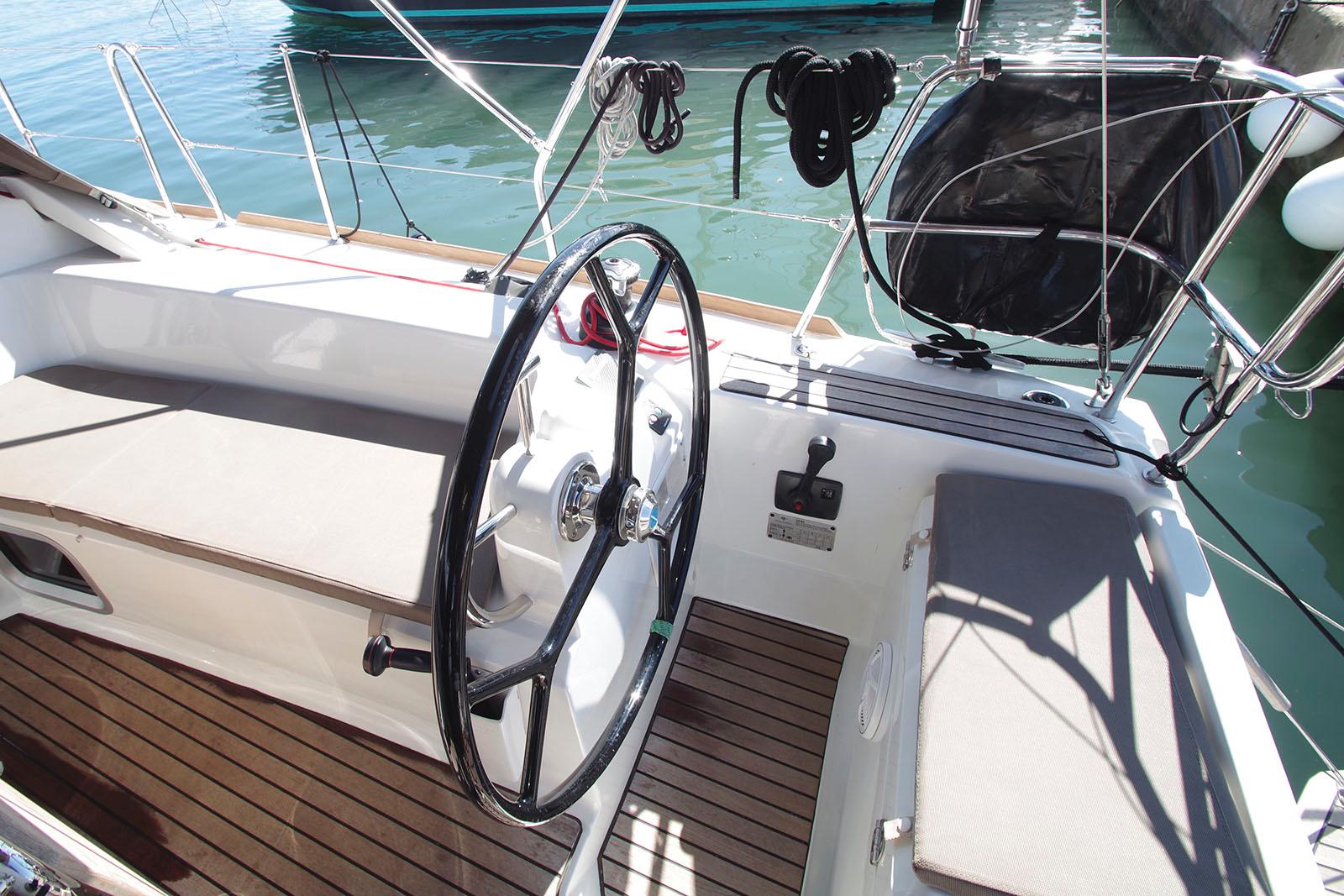 2019 Jeanneau Sun Odyssey 389 Sloop for sale - YachtWorld