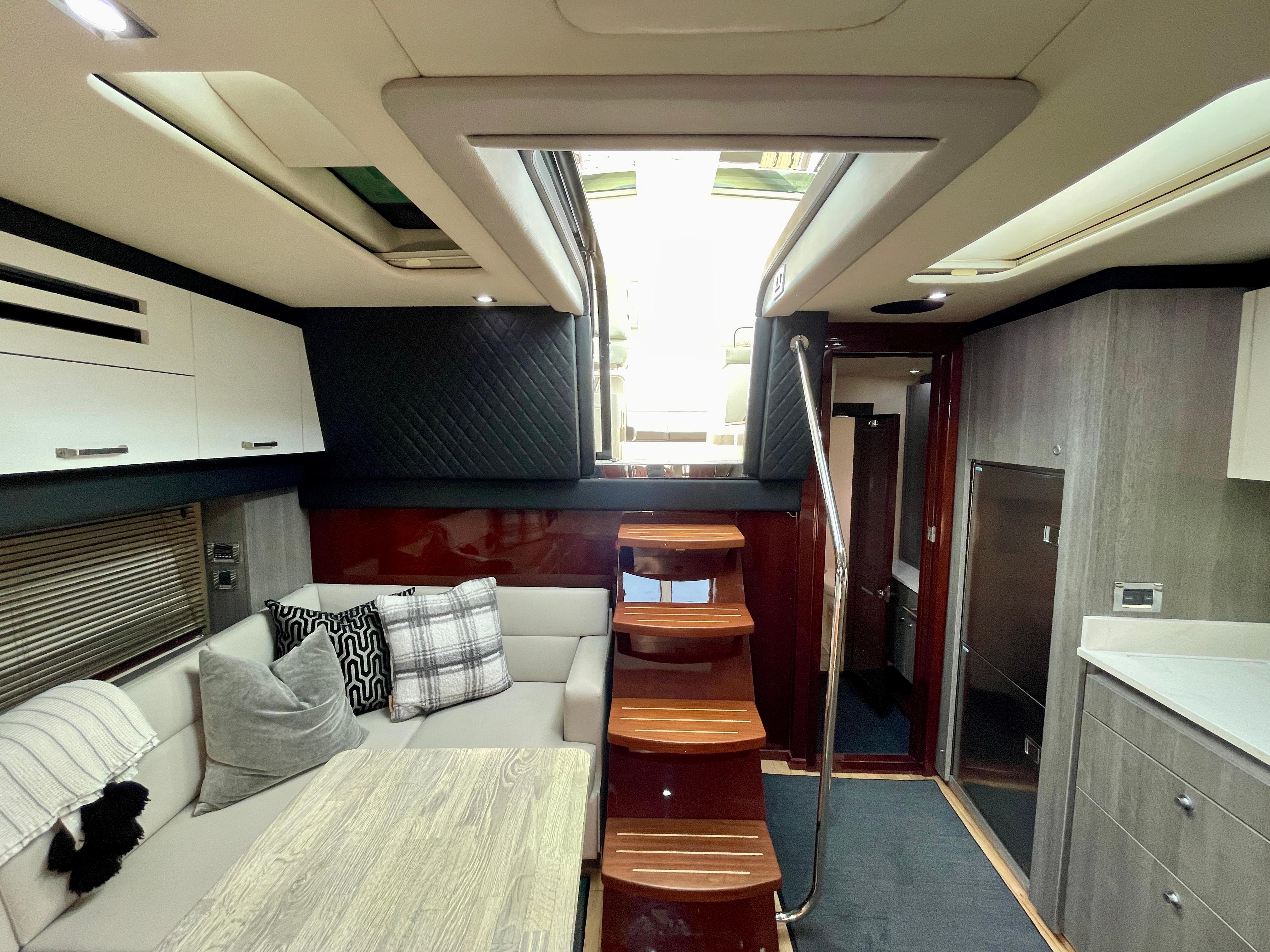 2009 Sea Ray 470 Sundancer Express Cruiser for sale - YachtWorld