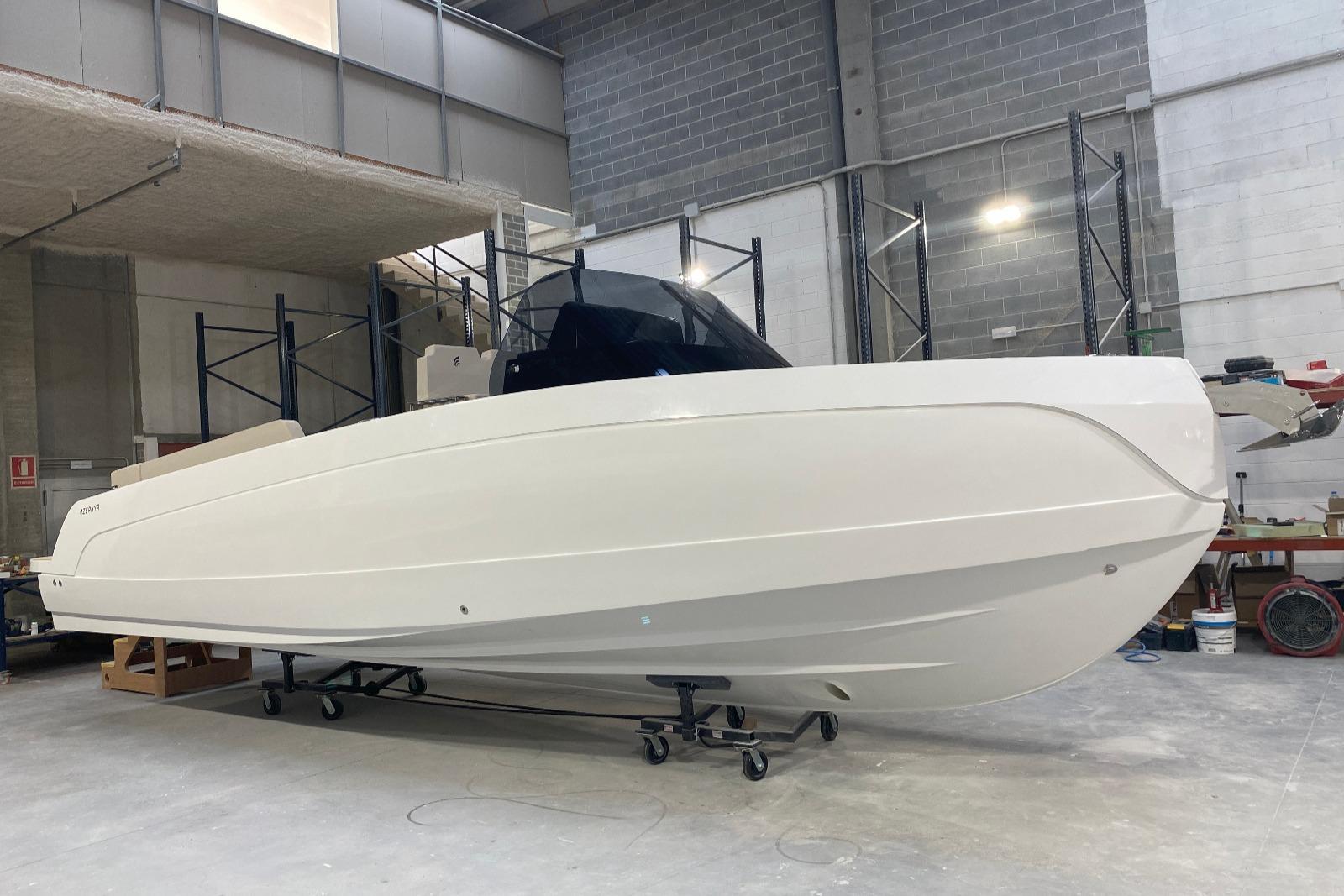 Zephyr 800 Diamond | 2024 | 89m - Girona | Boatshop24