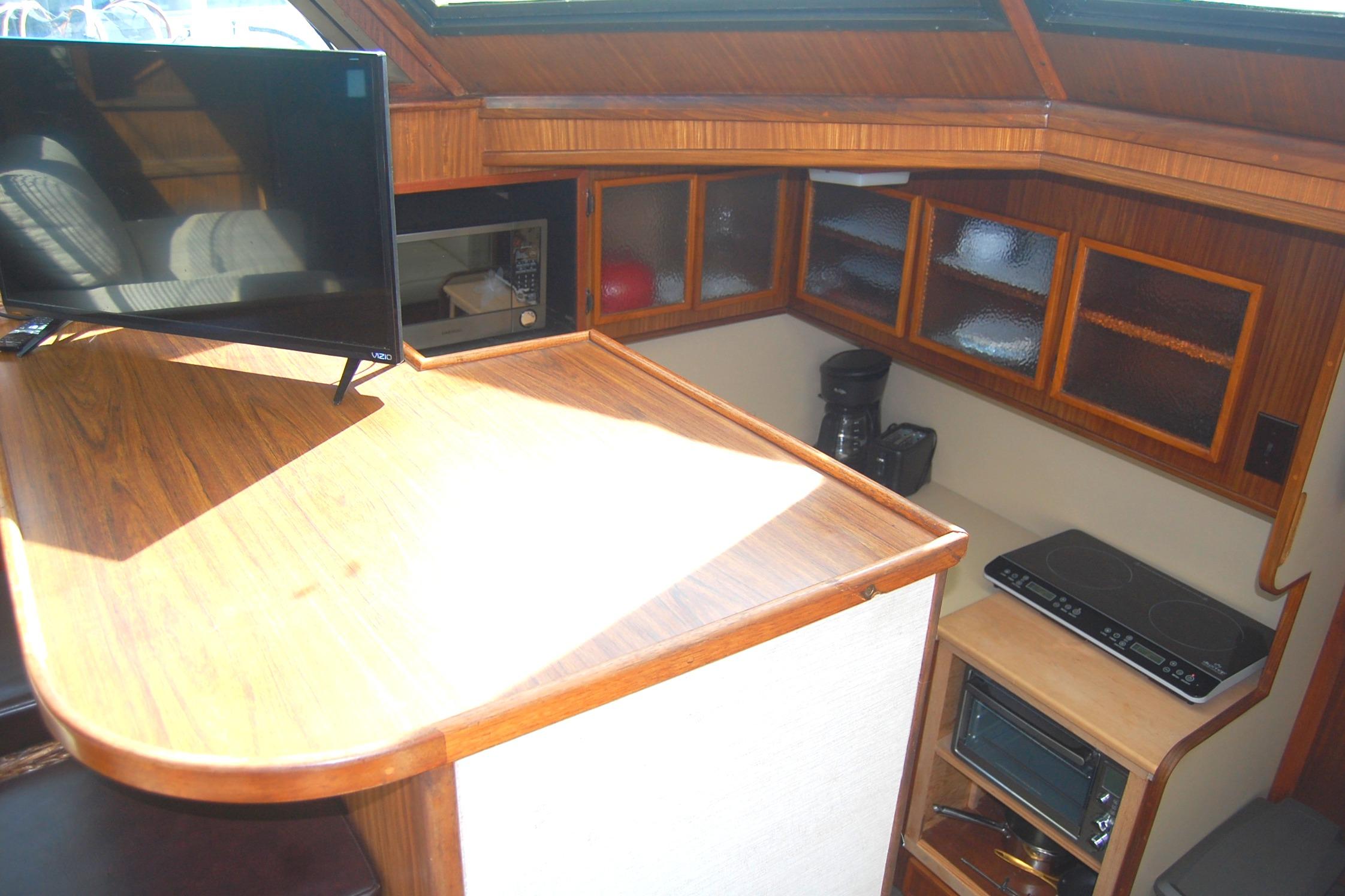 1981 Hatteras 48 Cockpit MY Motor Yachts for sale - YachtWorld