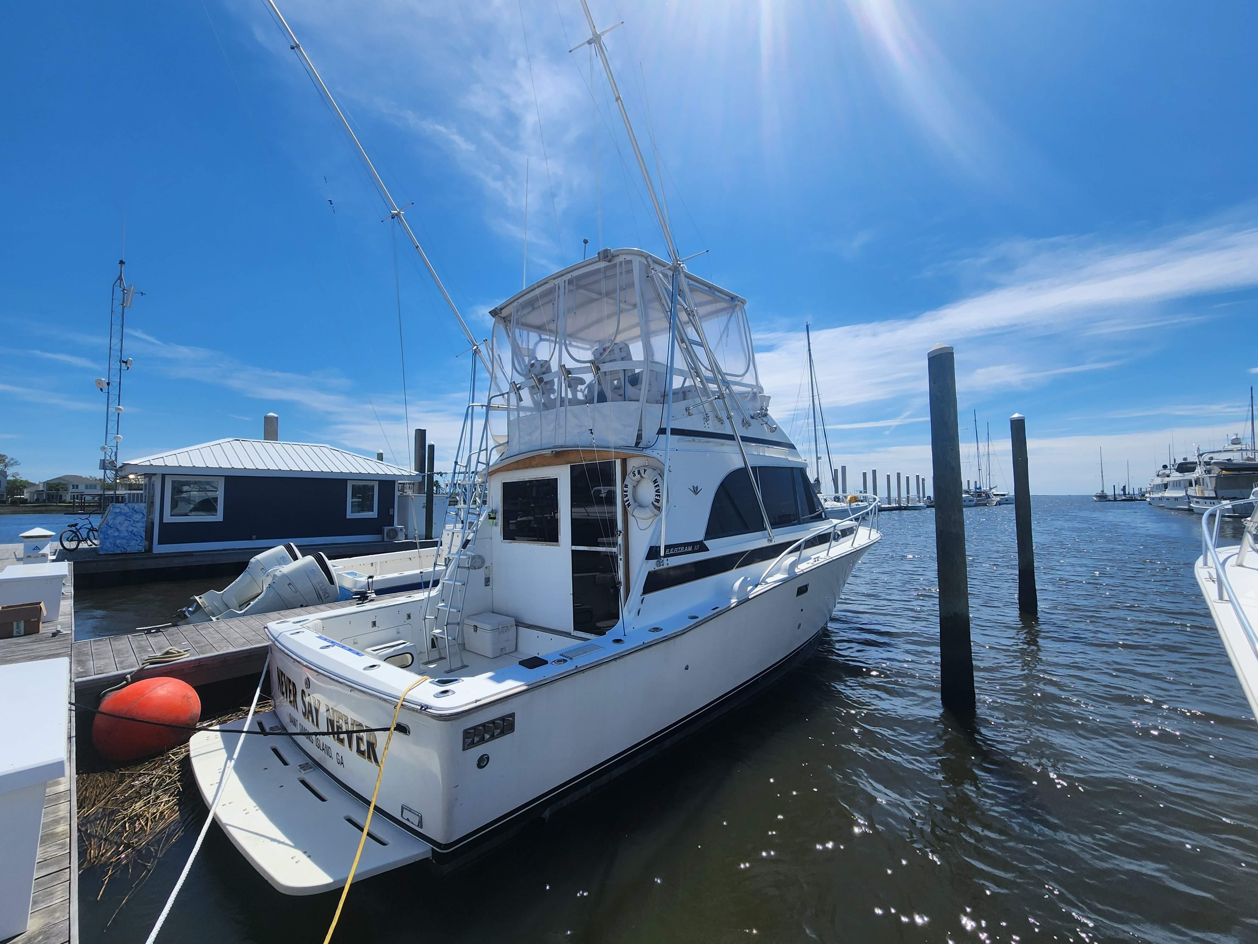 1990 Bertram 33 Flybridge Cruiser Sportfischerboot Kaufen - YachtWorld