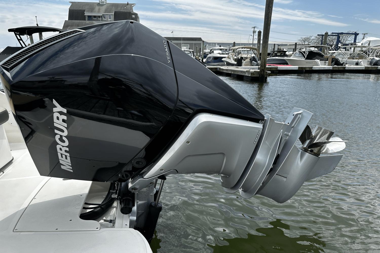 2012 Sea Ray 250 SDX OB Deck for sale - YachtWorld