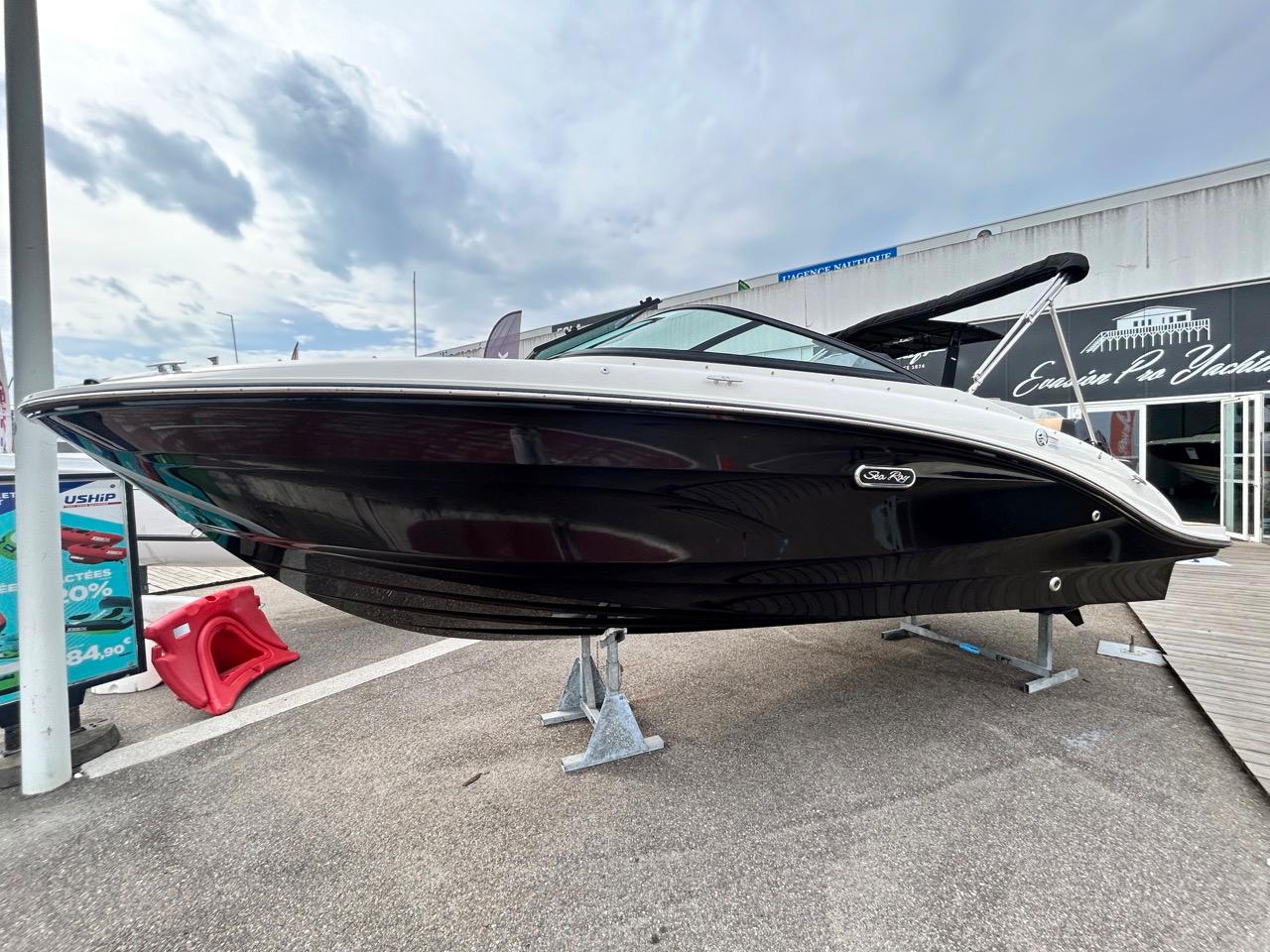New 2024 Sea Ray SPX 210 OB - 33 - Gironde | Youboat