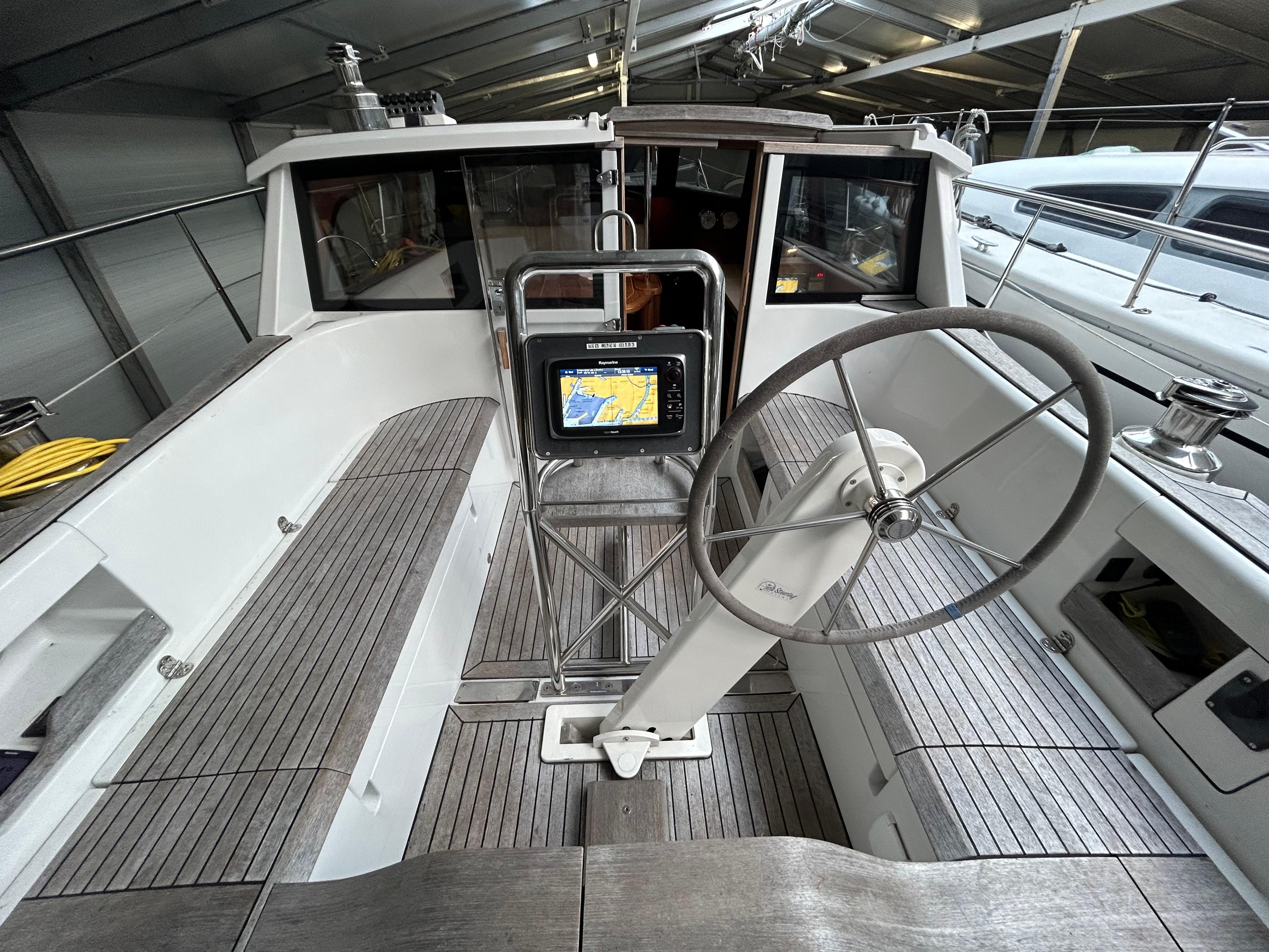 2014 Sirius 35 DS swing keel Cruiser for sale - YachtWorld