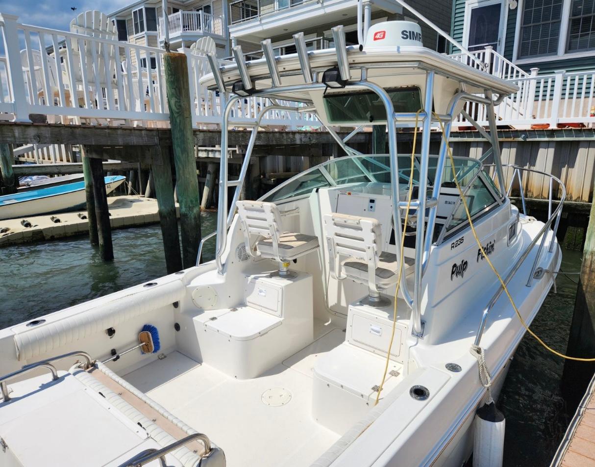 2005 Robalo 235 Robalo Walkaround for sale - YachtWorld
