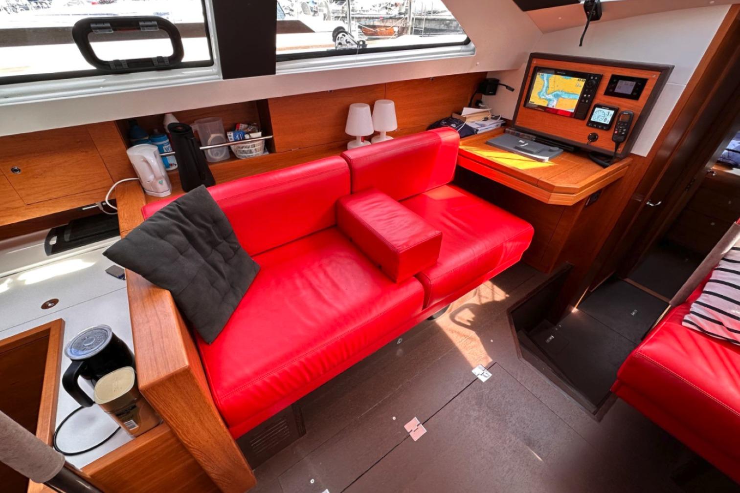 2021 Wauquiez Pilot Saloon 48 Deck Saloon for sale - YachtWorld