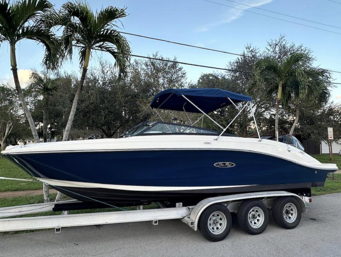 2021 Sea Ray SPX 230 OB Bowrider for sale - YachtWorld