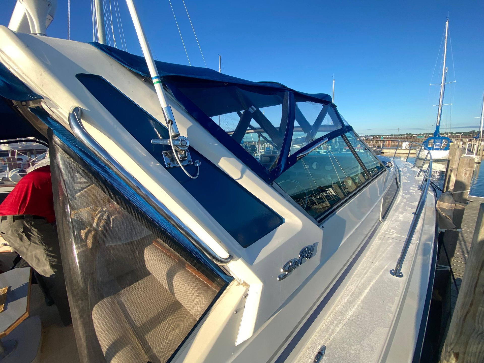 1986 Sea Ray 390 Express Cruiser - Weber Yachts