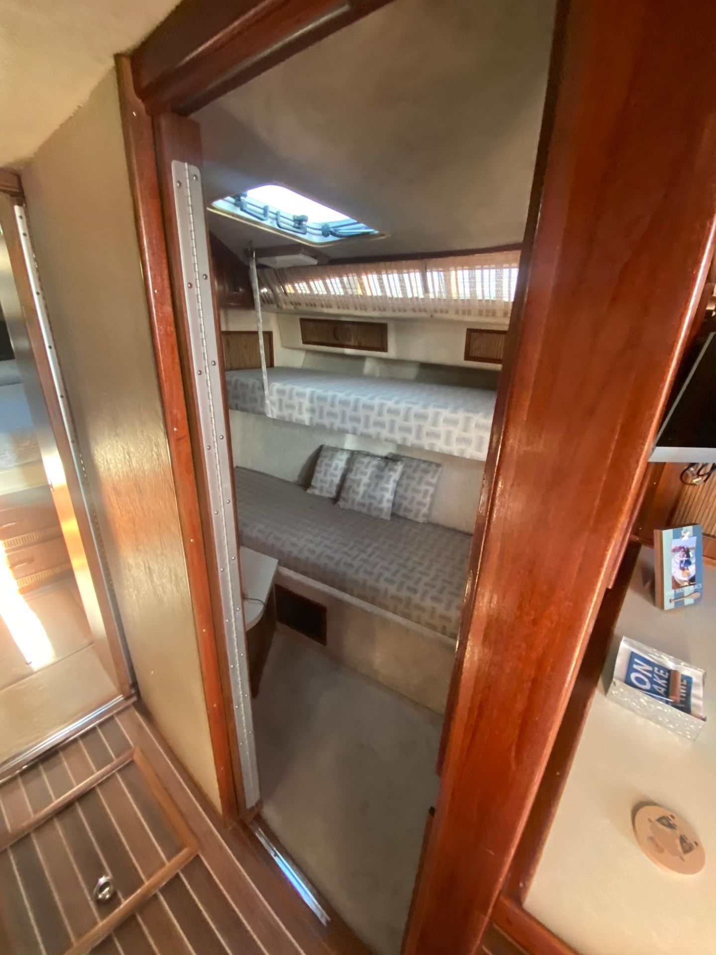 1986 Sea Ray 390 Express Cruiser - Weber Yachts