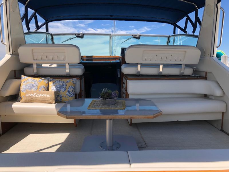 1986 Sea Ray 390 Express Cruiser - Weber Yachts