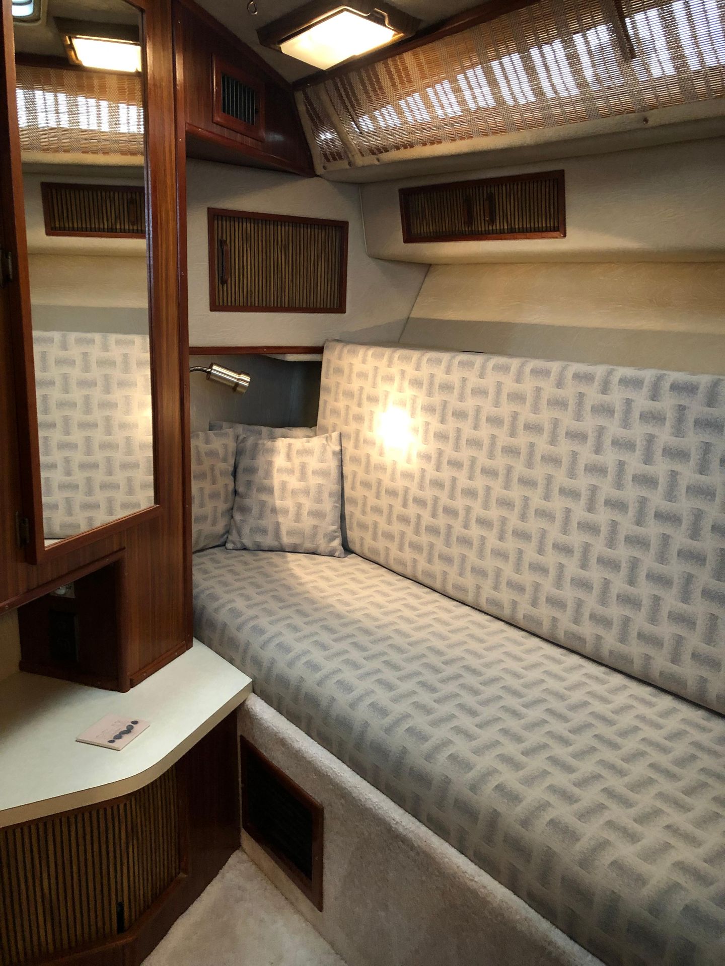 1986 Sea Ray 390 Express Cruiser - Weber Yachts