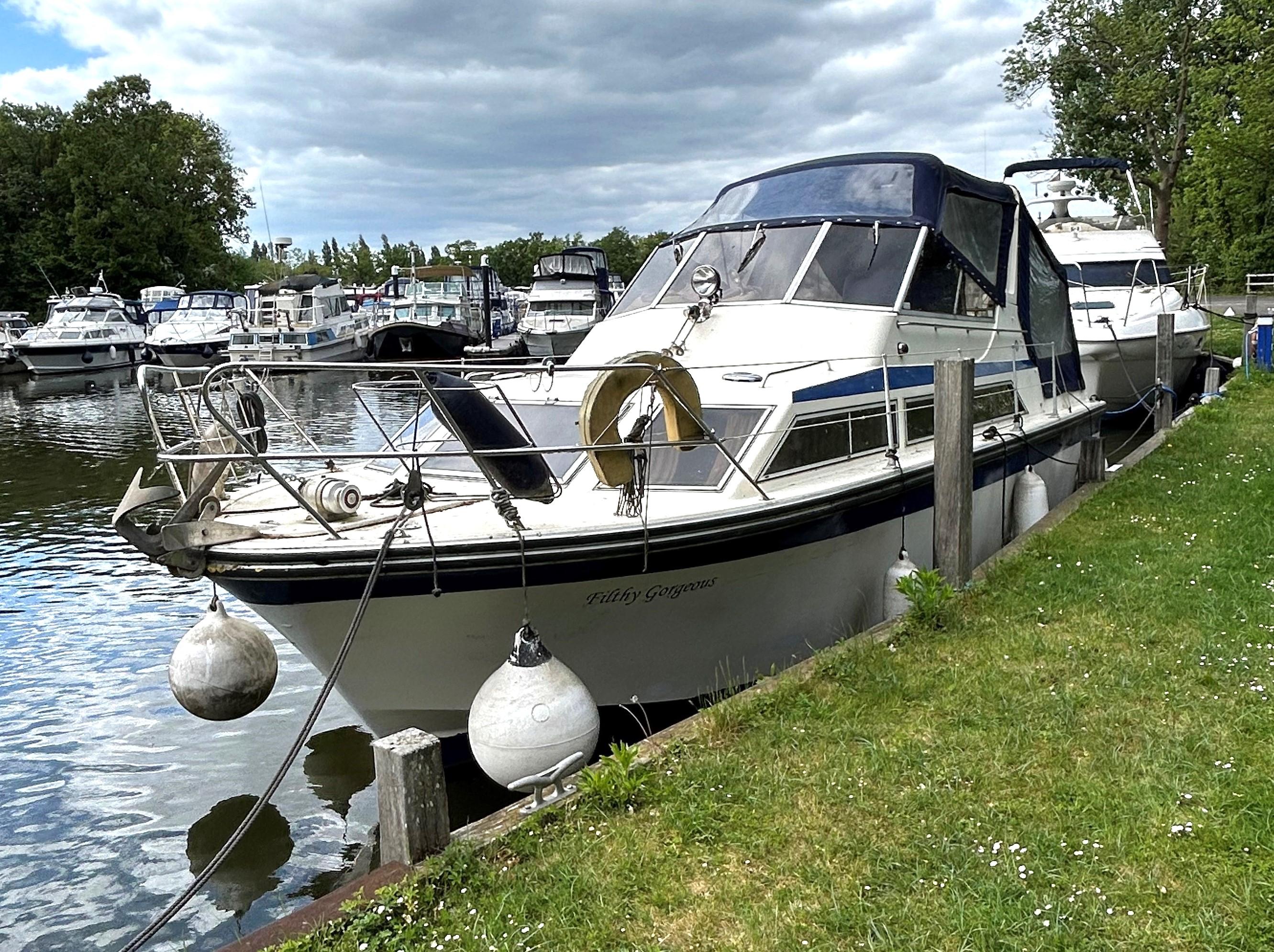 Fairline 32 Phantom | 10m | 1981 - Surrey | Boats and Outboards