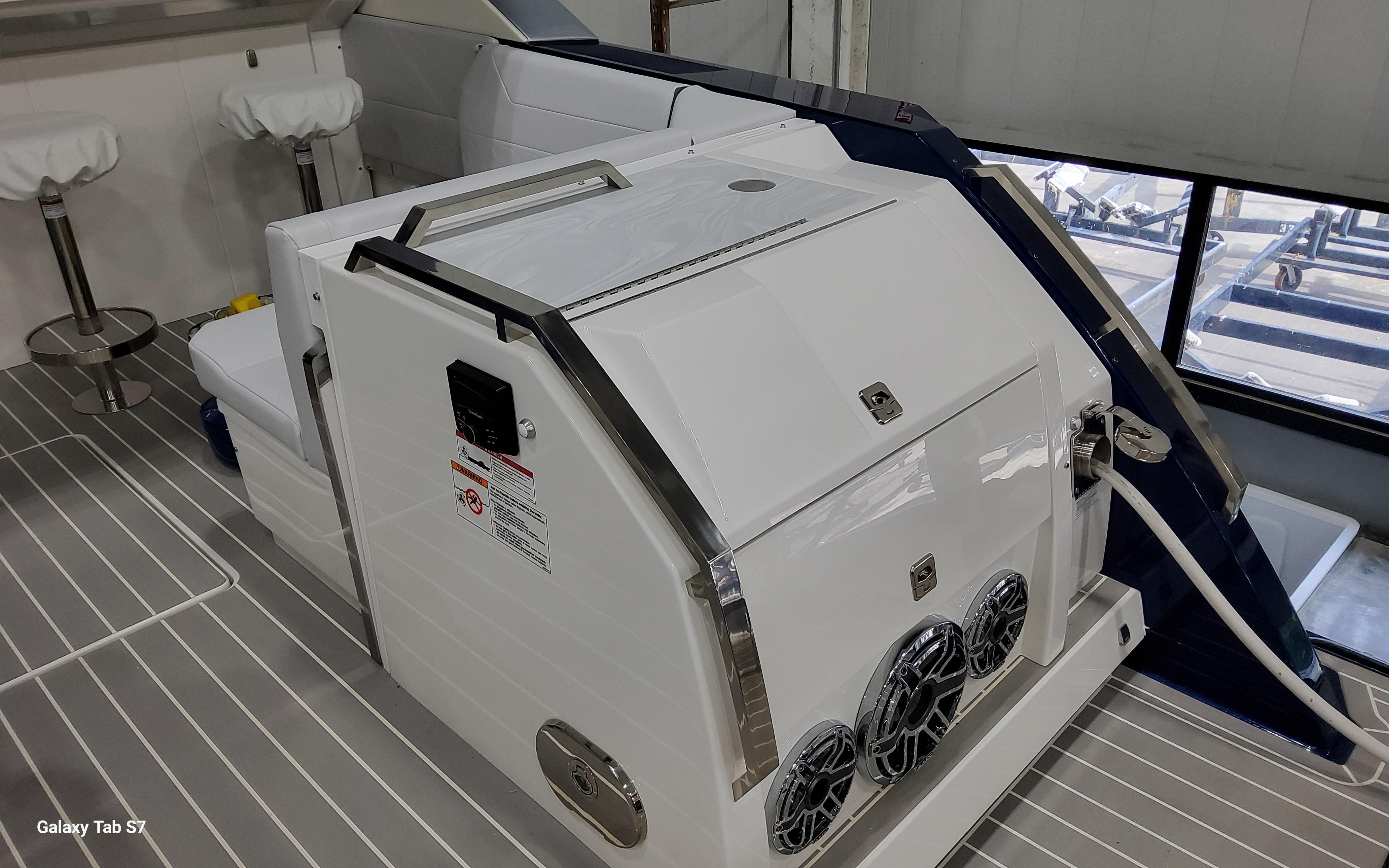 2025 Formula 500 Super Sport Crossover Cruiser for sale - YachtWorld