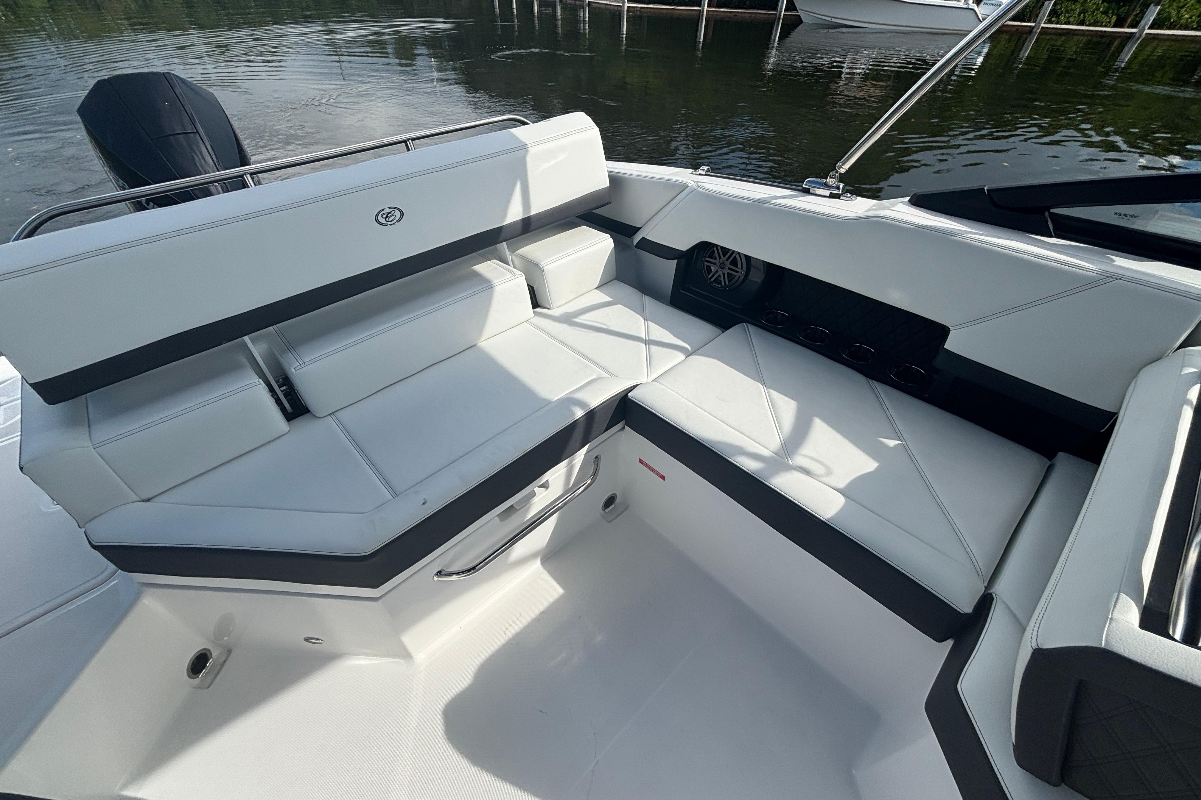 2026 Cobalt R4 Outboard Bowrider à vendre - YachtWorld