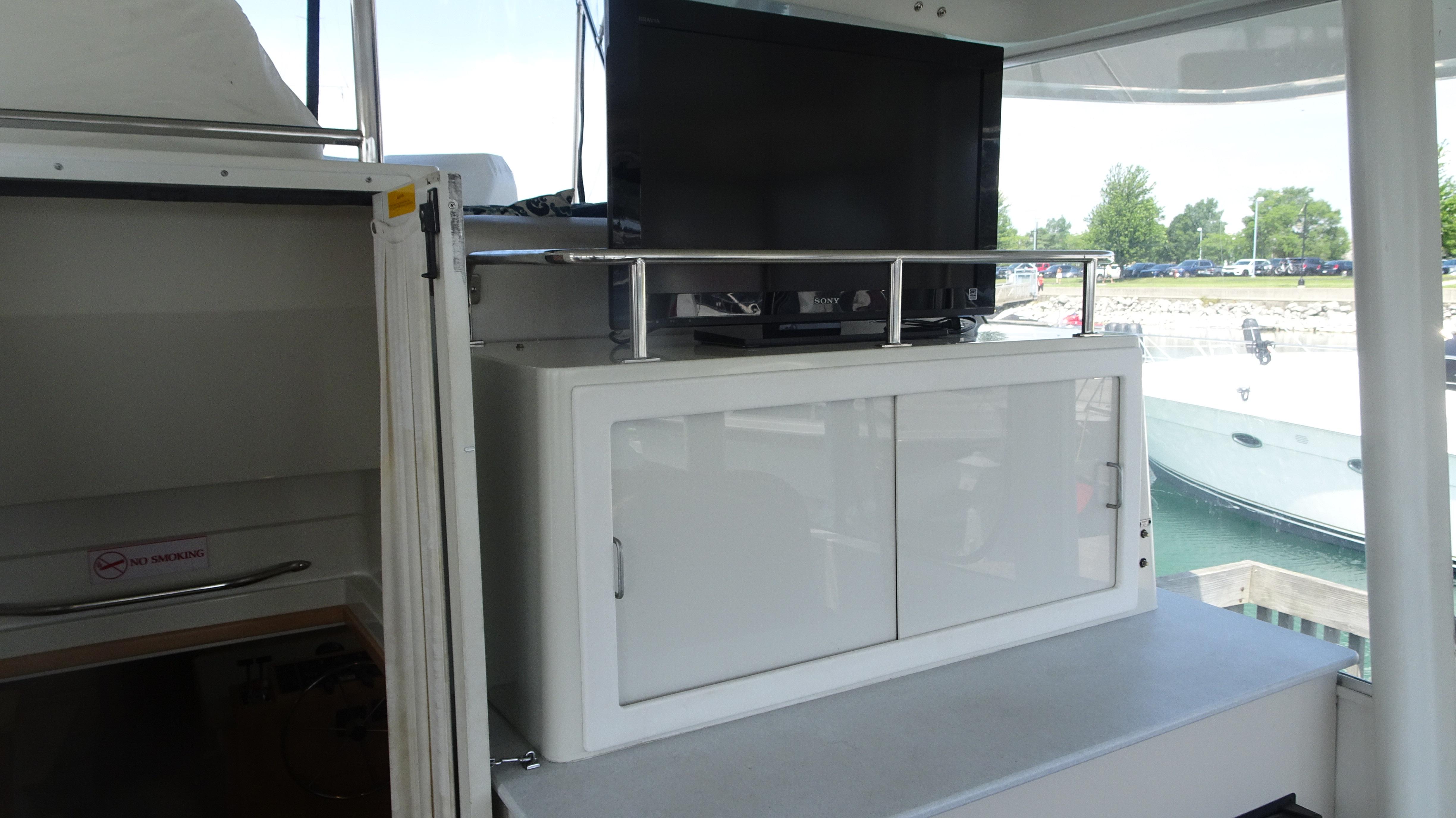 1995 Carver 440 Aft Cabin Motor Yacht Aft Cabin for sale - YachtWorld