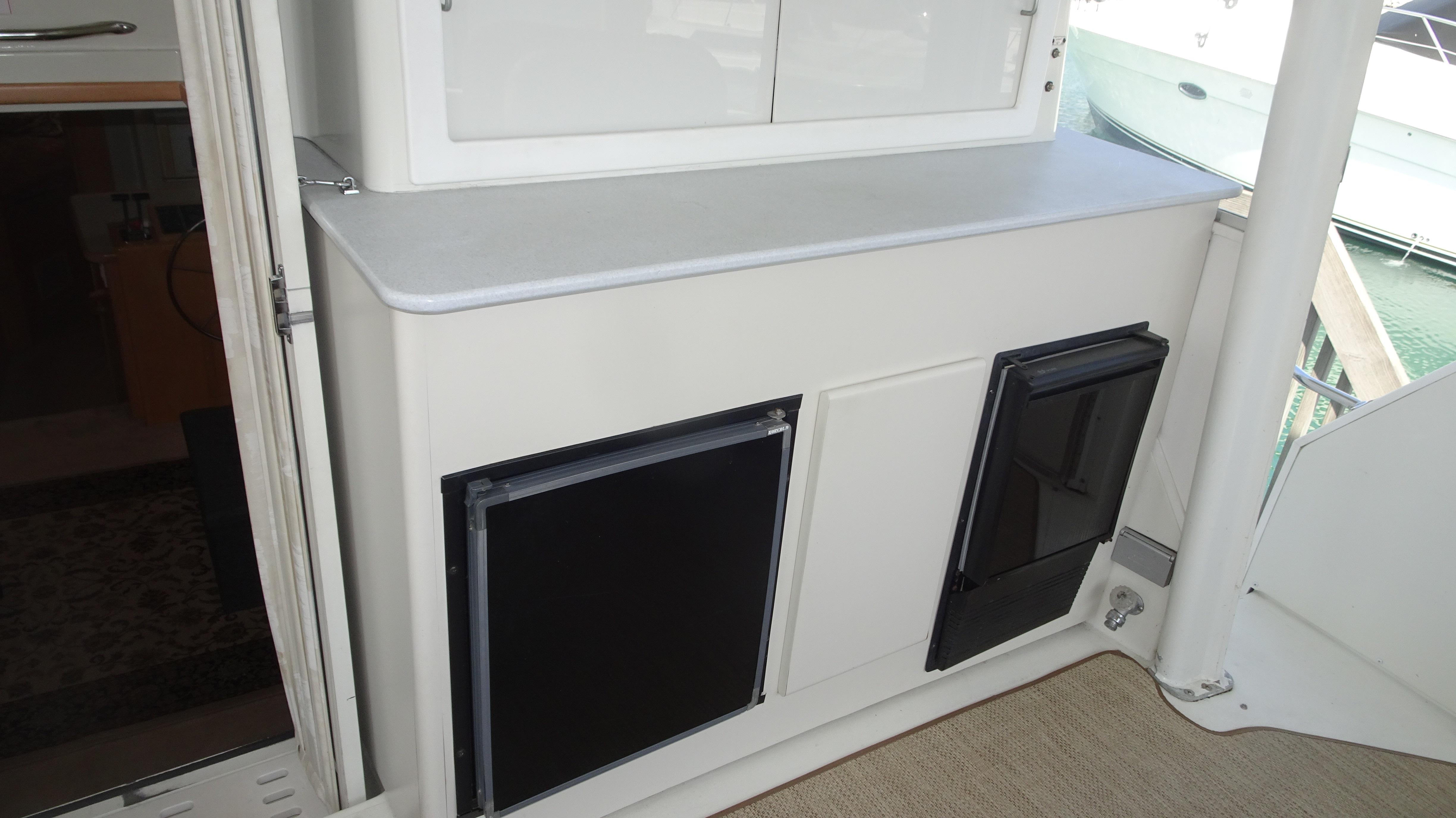 1995 Carver 440 Aft Cabin Motor Yacht Aft Cabin for sale - YachtWorld