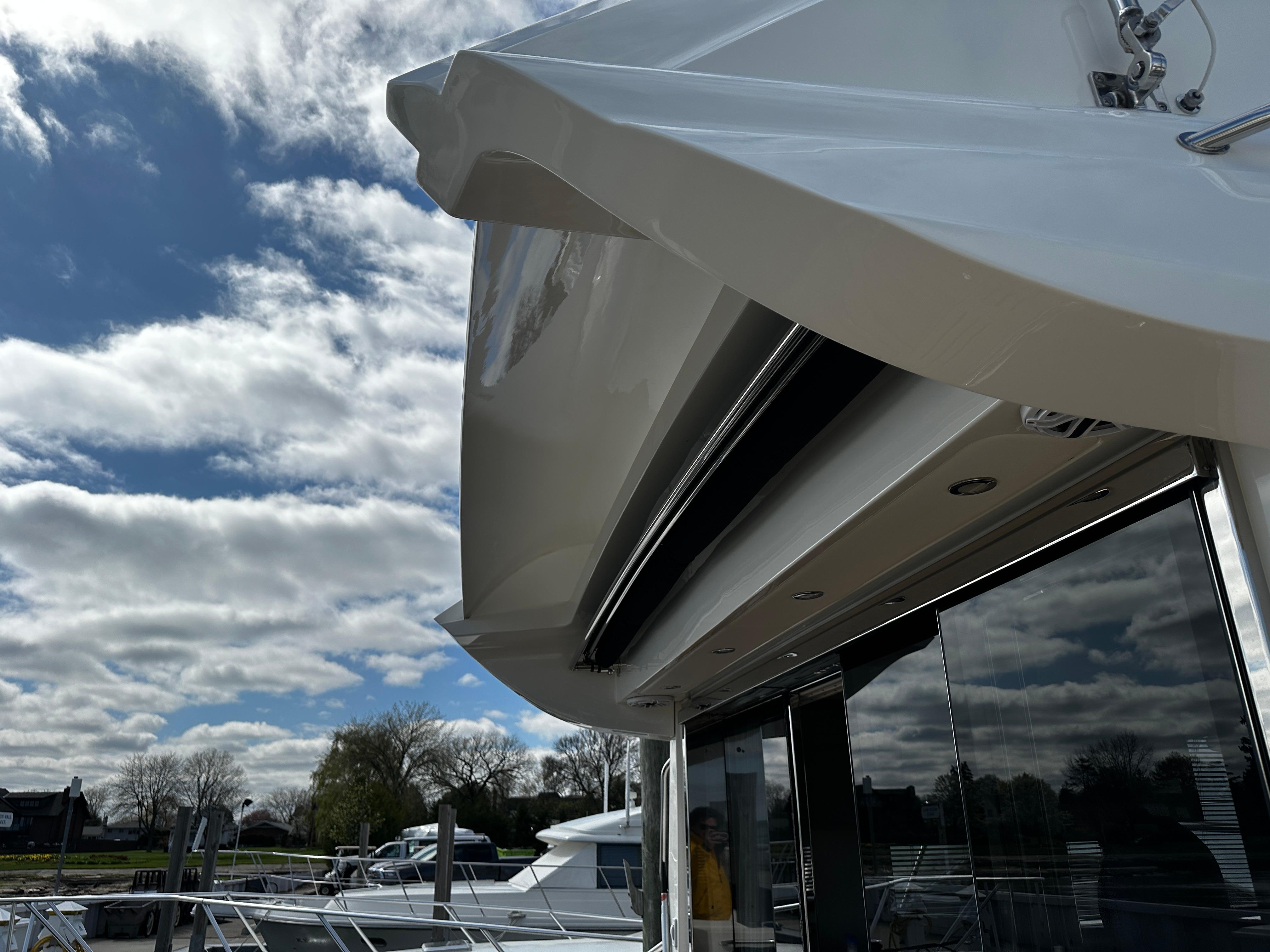 2019 Sea Ray Sundancer 520 Flybridge for sale - YachtWorld