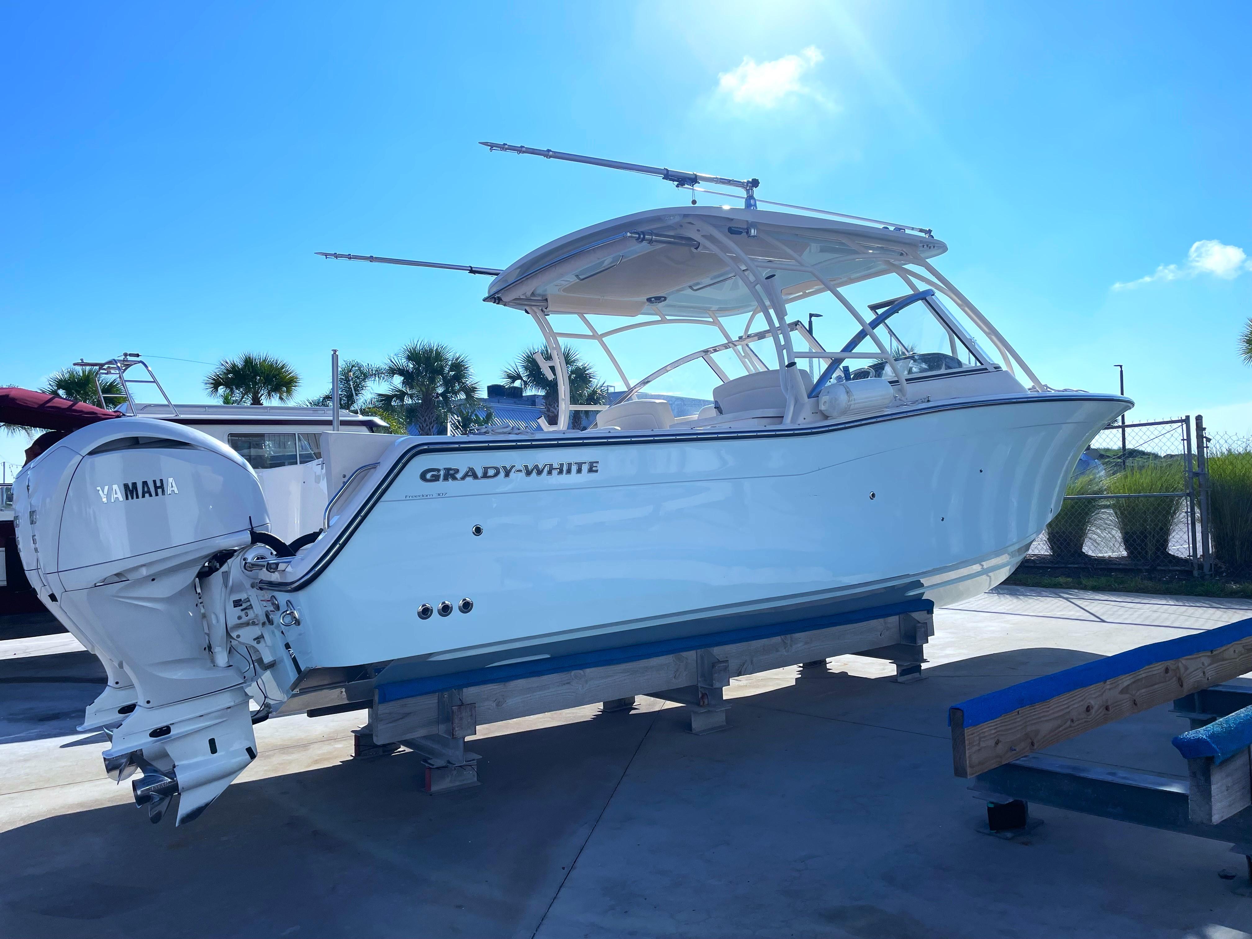 2021 Grady-White Freedom 307 Dual Console for sale - YachtWorld