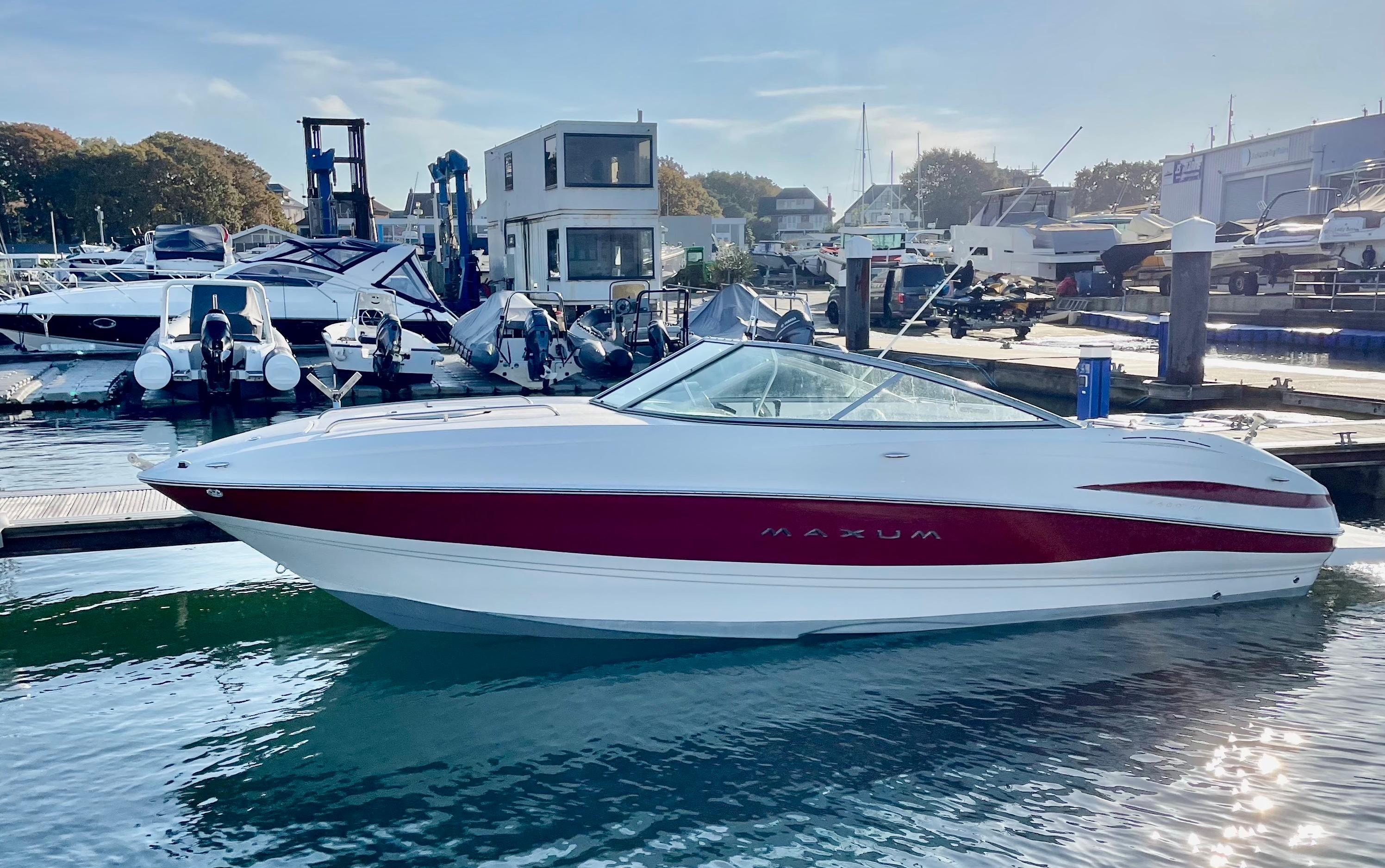 Maxum 2400 SC3 | 8m | 2004 - Dorset | Boats and Outboards