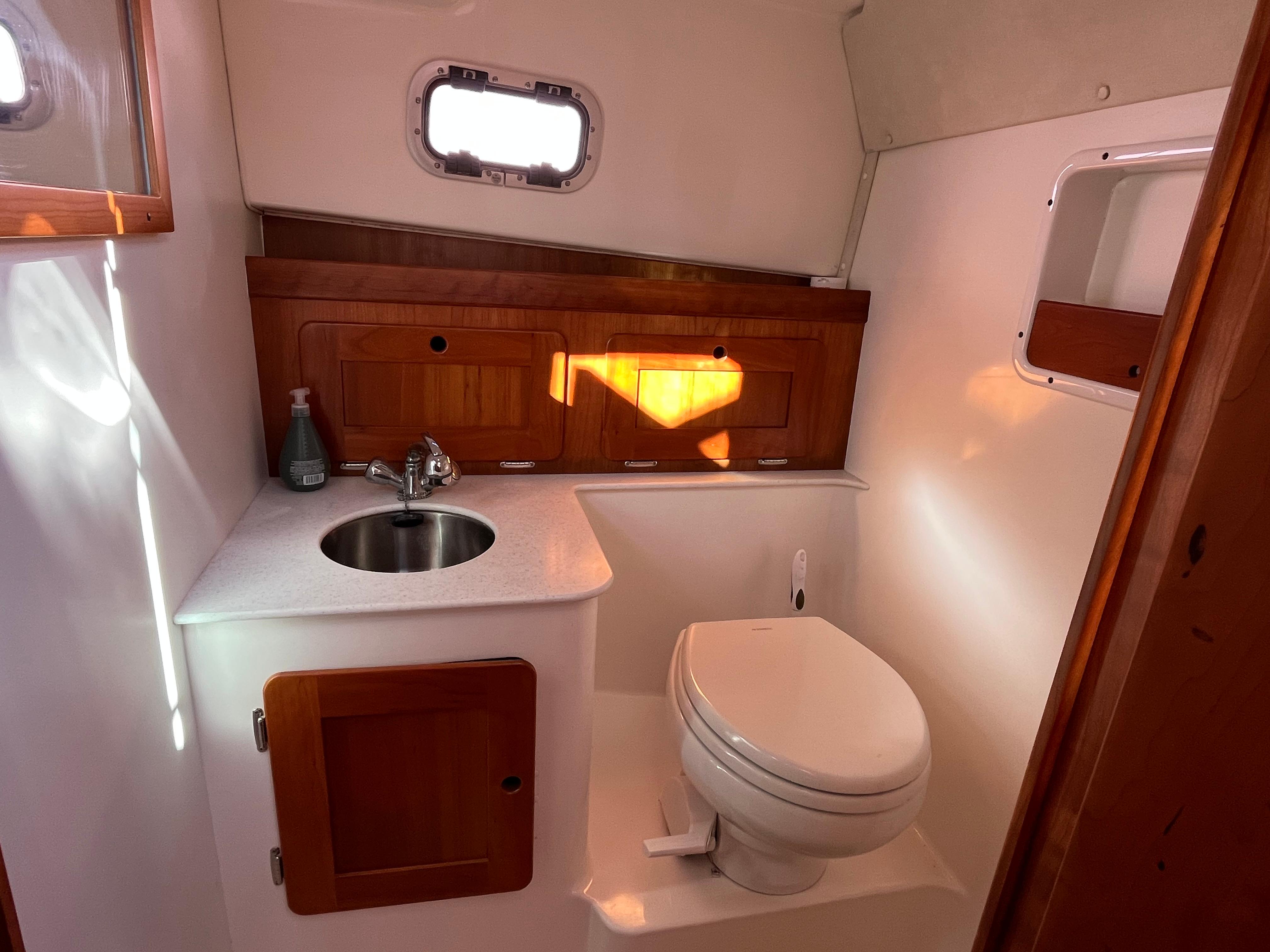 2005 Hunt Yachts Surfhunter 29 Cruiser for sale - YachtWorld