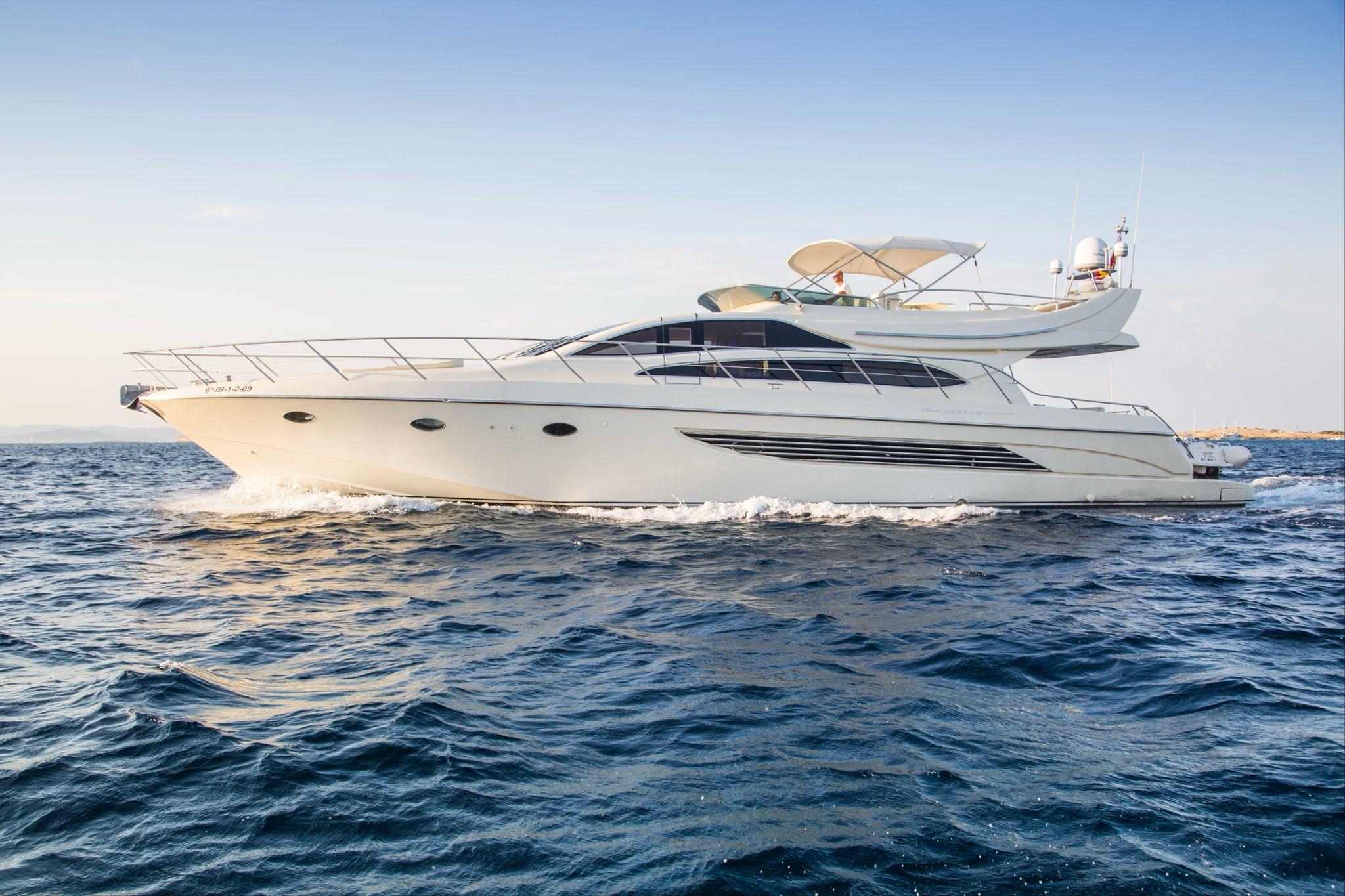 2004 Riva 70 Dolcevita Motor Yacht for sale - YachtWorld