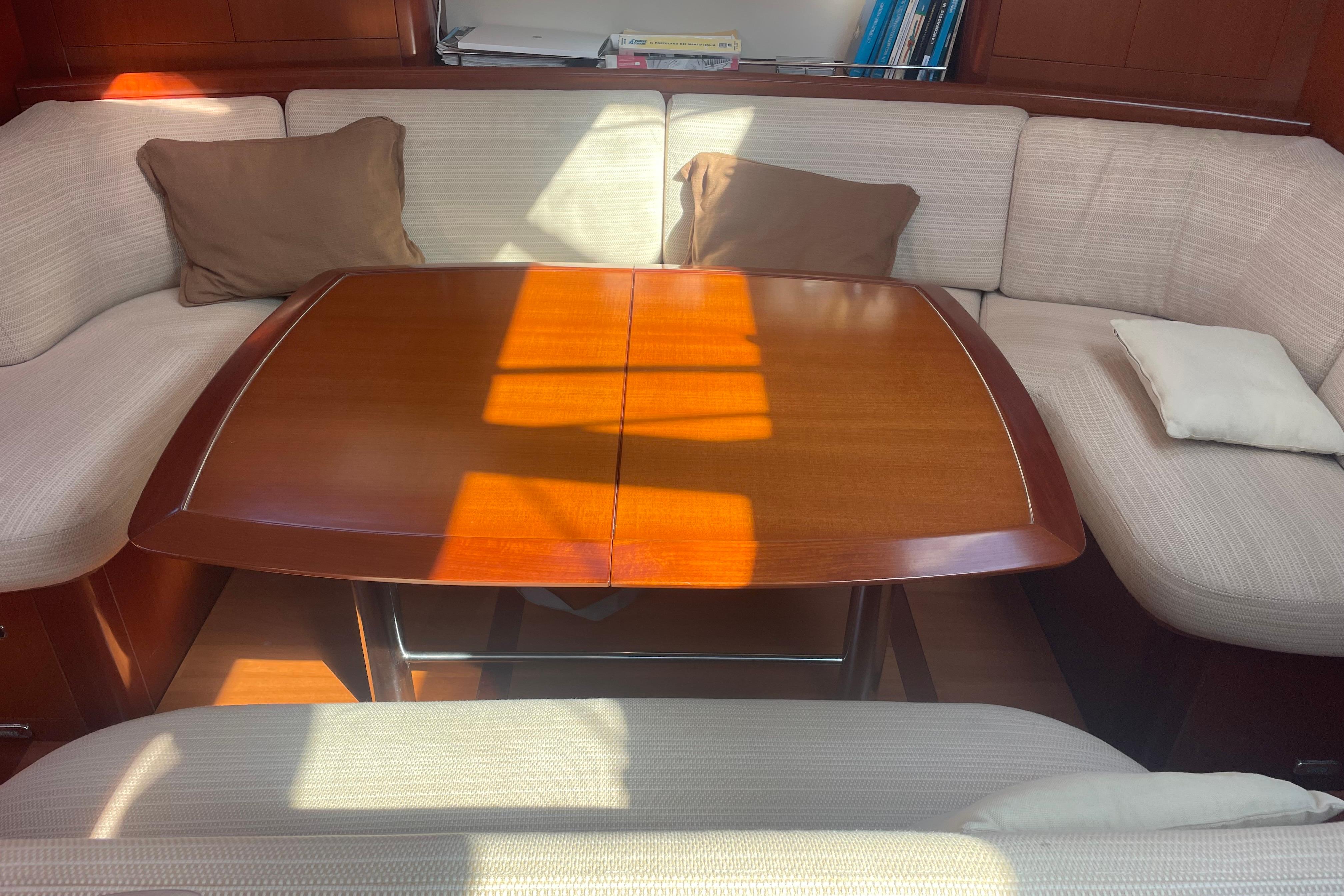 Beneteau Oceanis Clipper 523 | 2006 | 53ft - Roma | Boatshop24