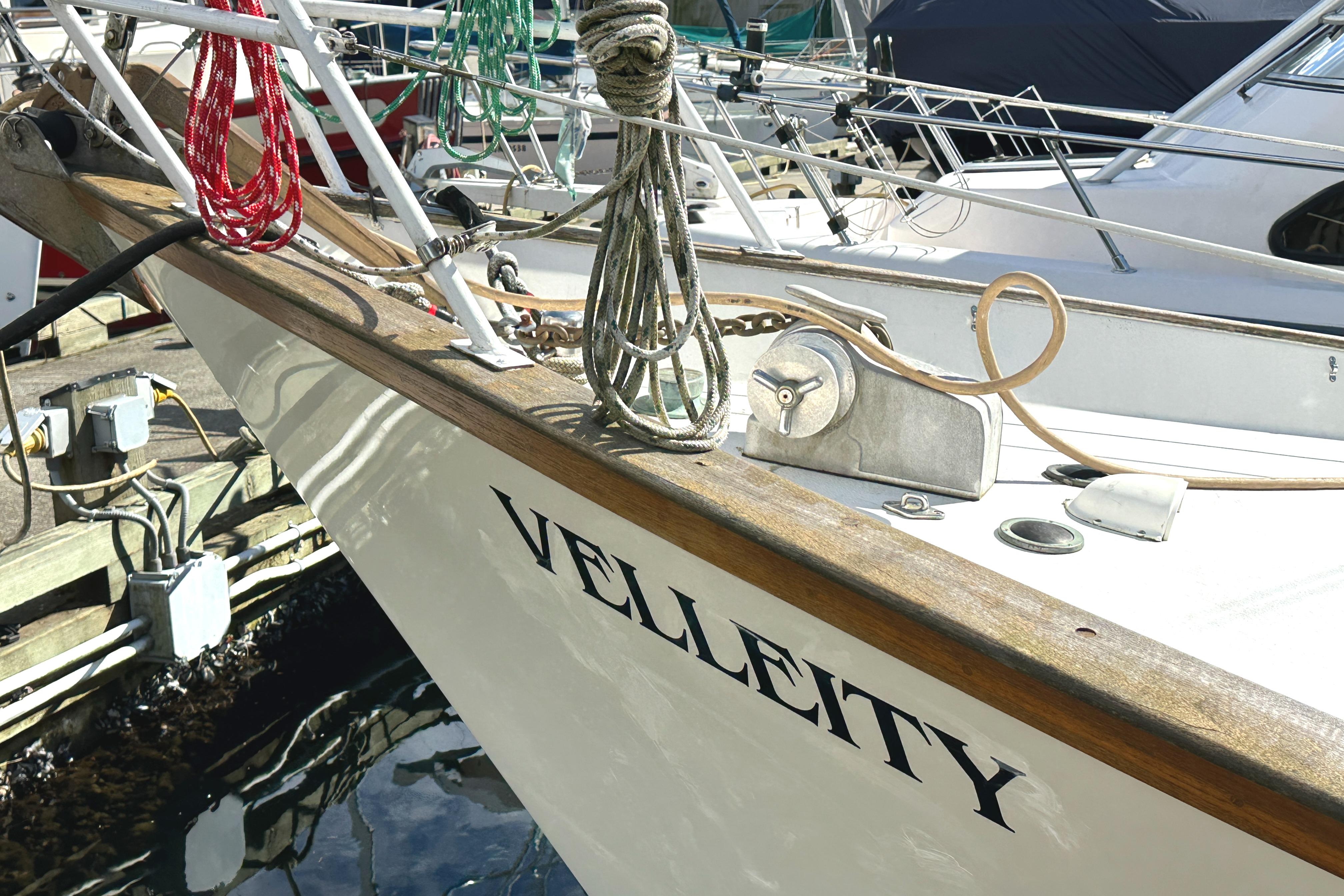 1979 Truant 33 Offshore Pilothouse Sailboat Pilothouse zeilboten te ...