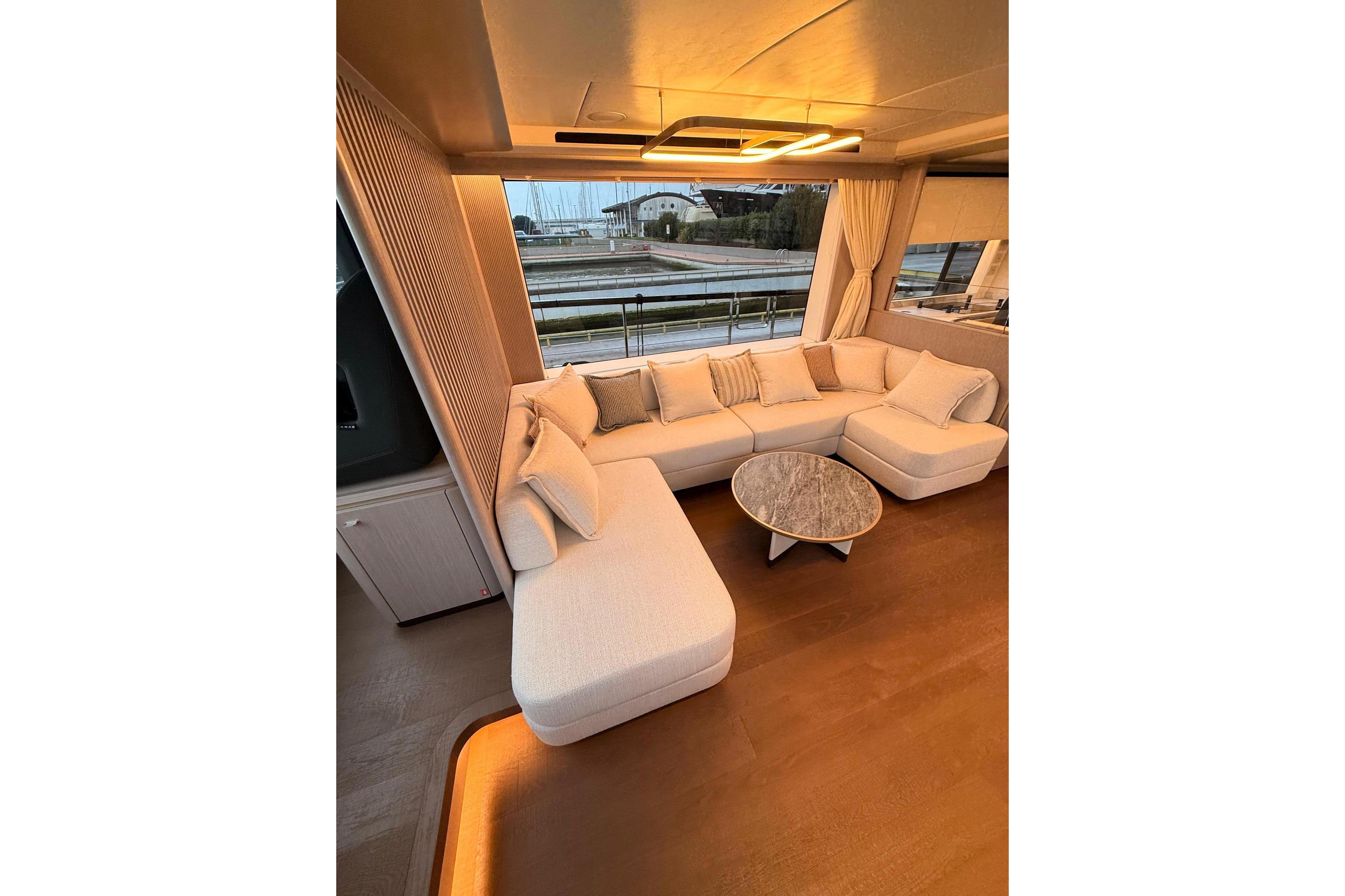 Nuevo 2026 Absolute 70 Fly | TopBarcos.com