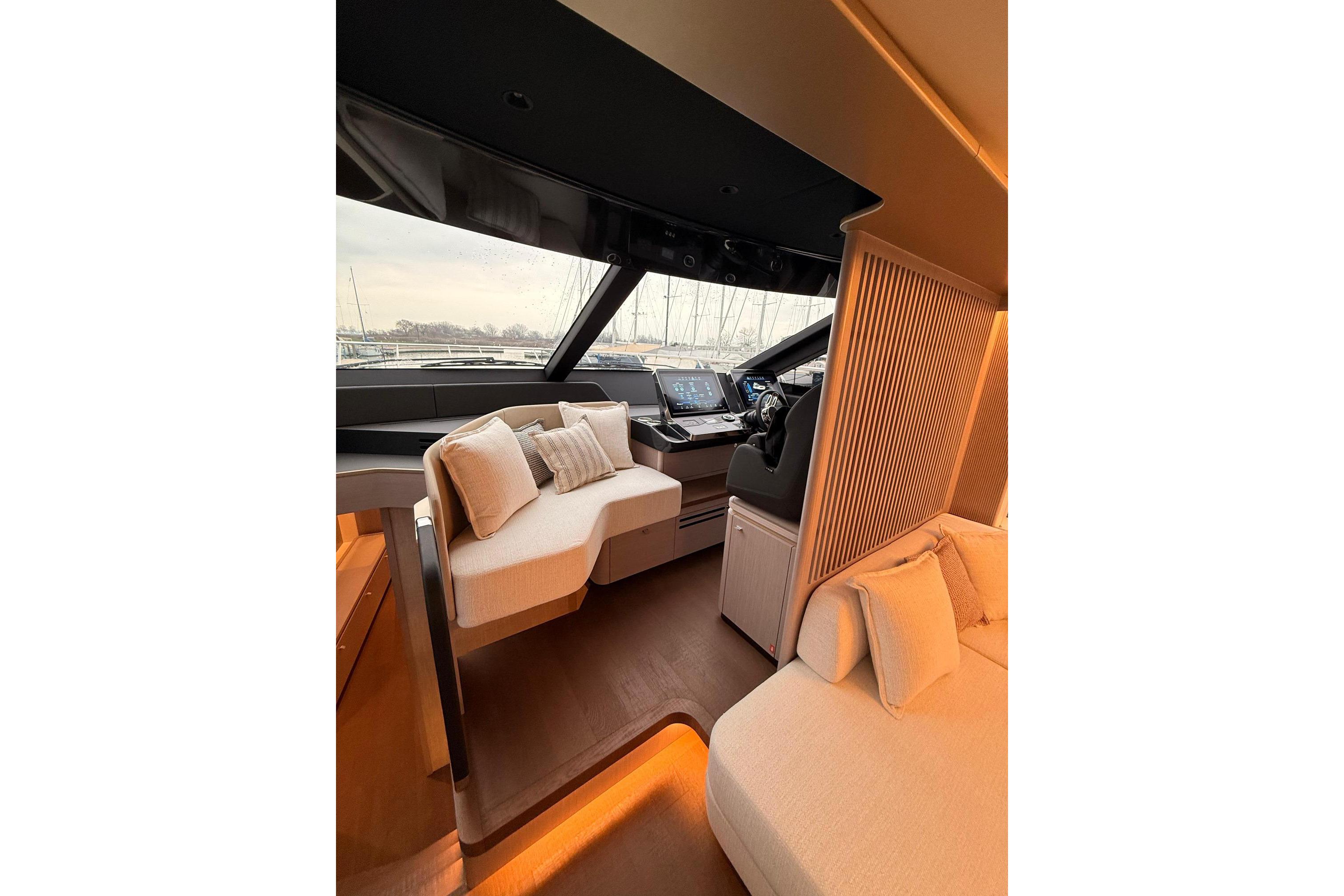 Nuevo 2026 Absolute 70 Fly | TopBarcos.com