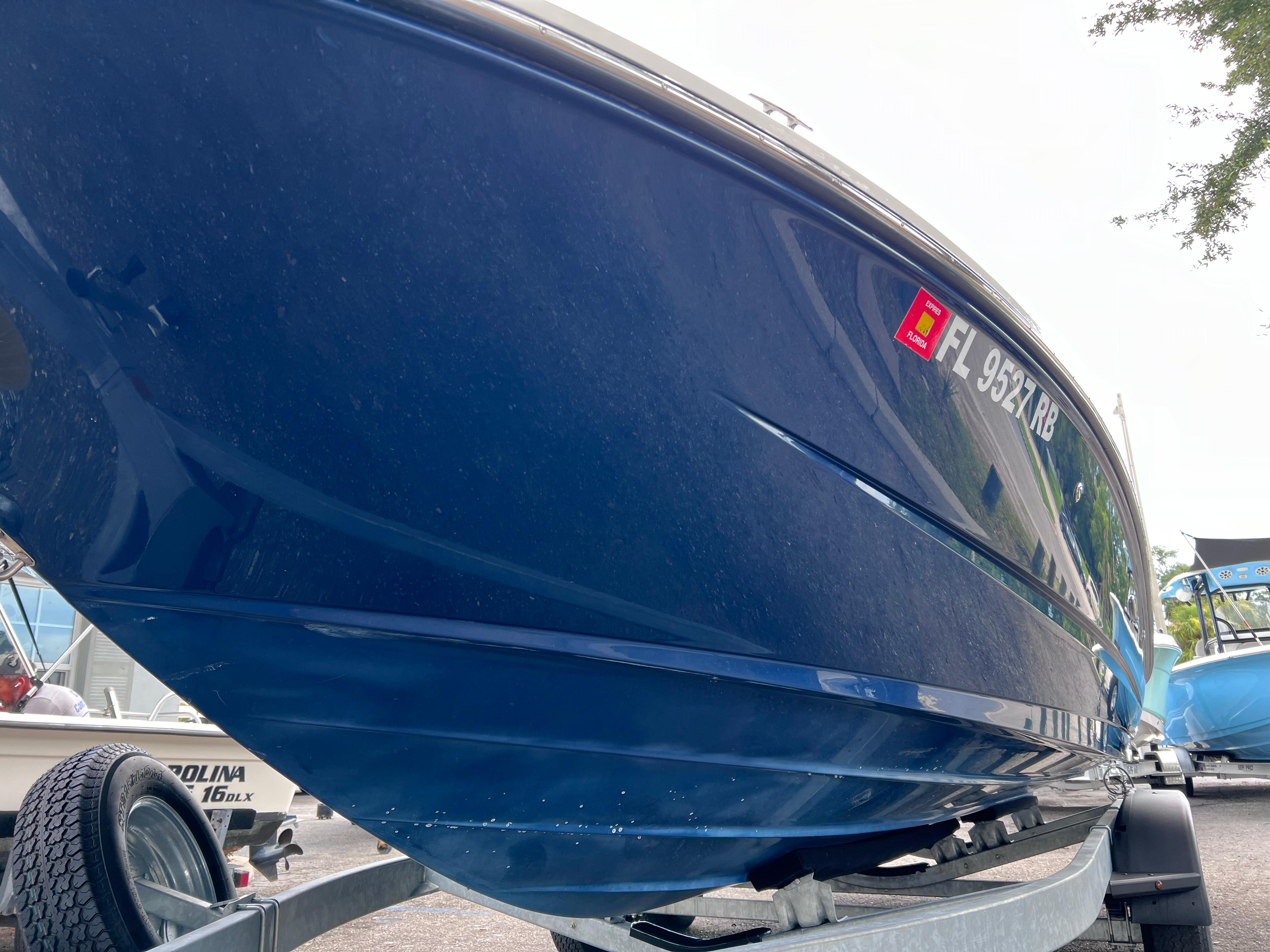 2015 Sea Ray 240 Sundeck Outboard Deck for sale - YachtWorld