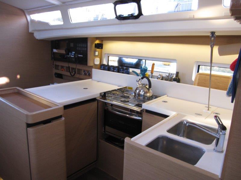 2021 Jeanneau Sun Odyssey 440 Cruiser for sale - YachtWorld