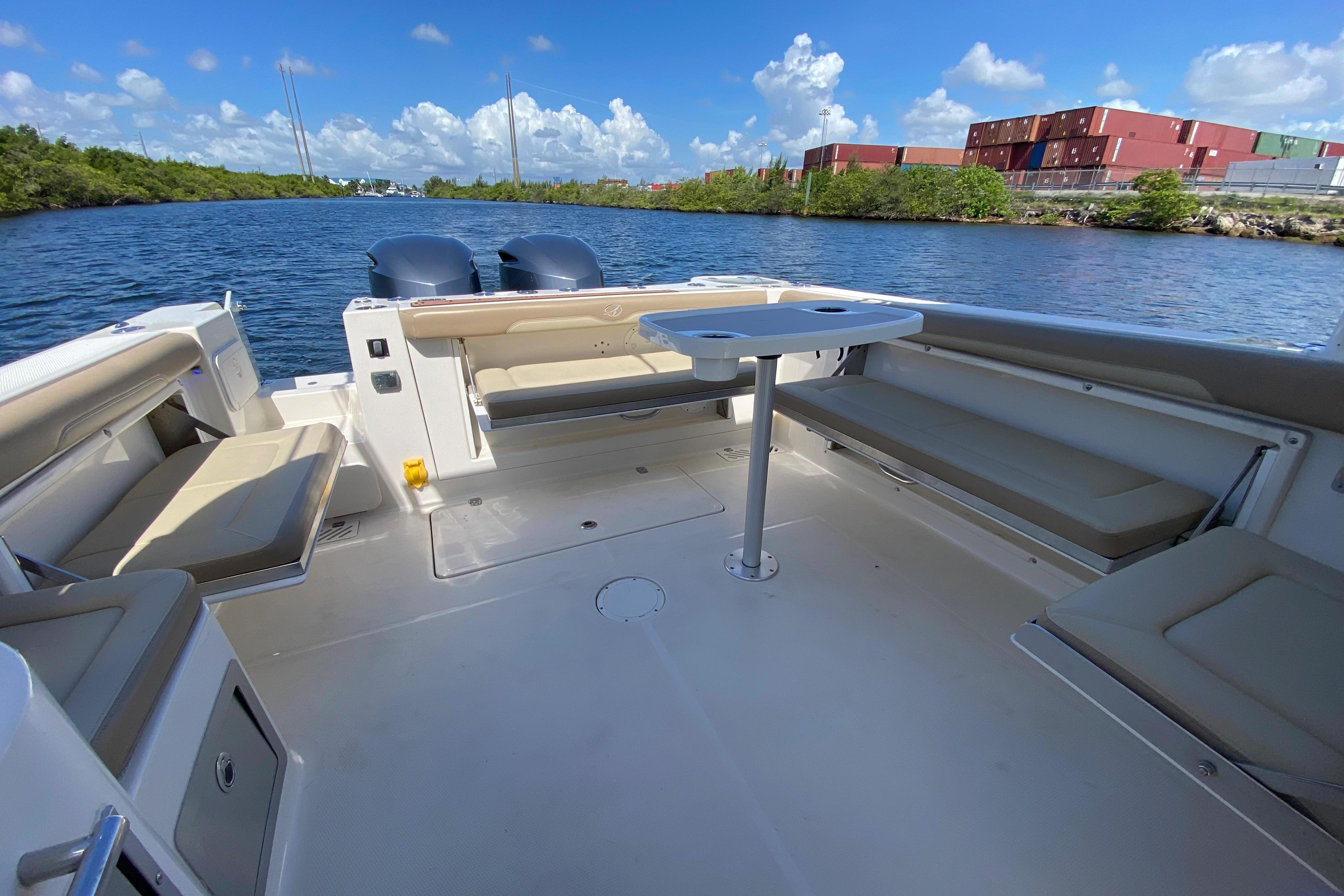 2018 Sailfish 325 DC Dual Console til salg- YachtWorld