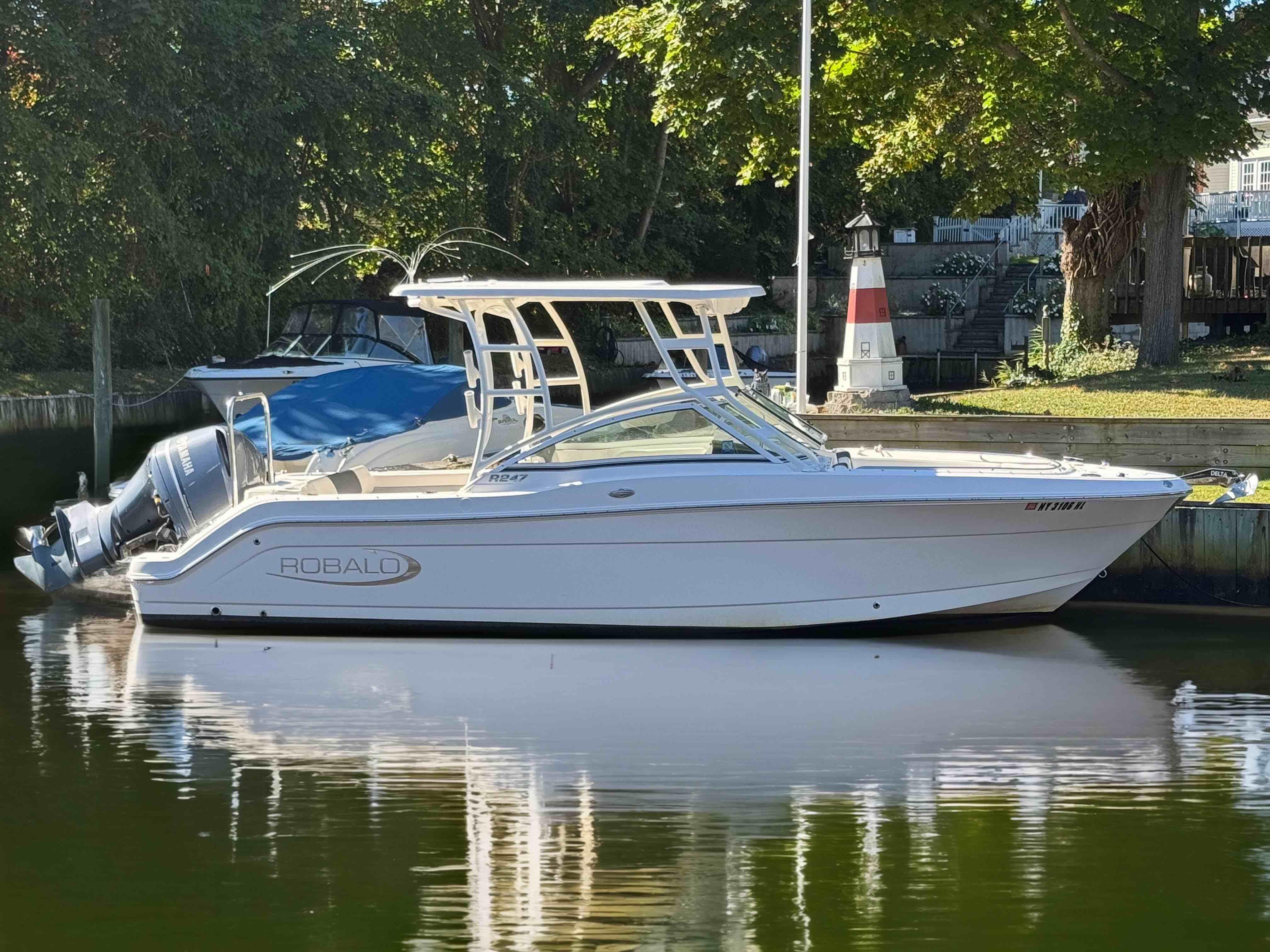 Robalo R247 Dual Console boats for sale | YachtWorld