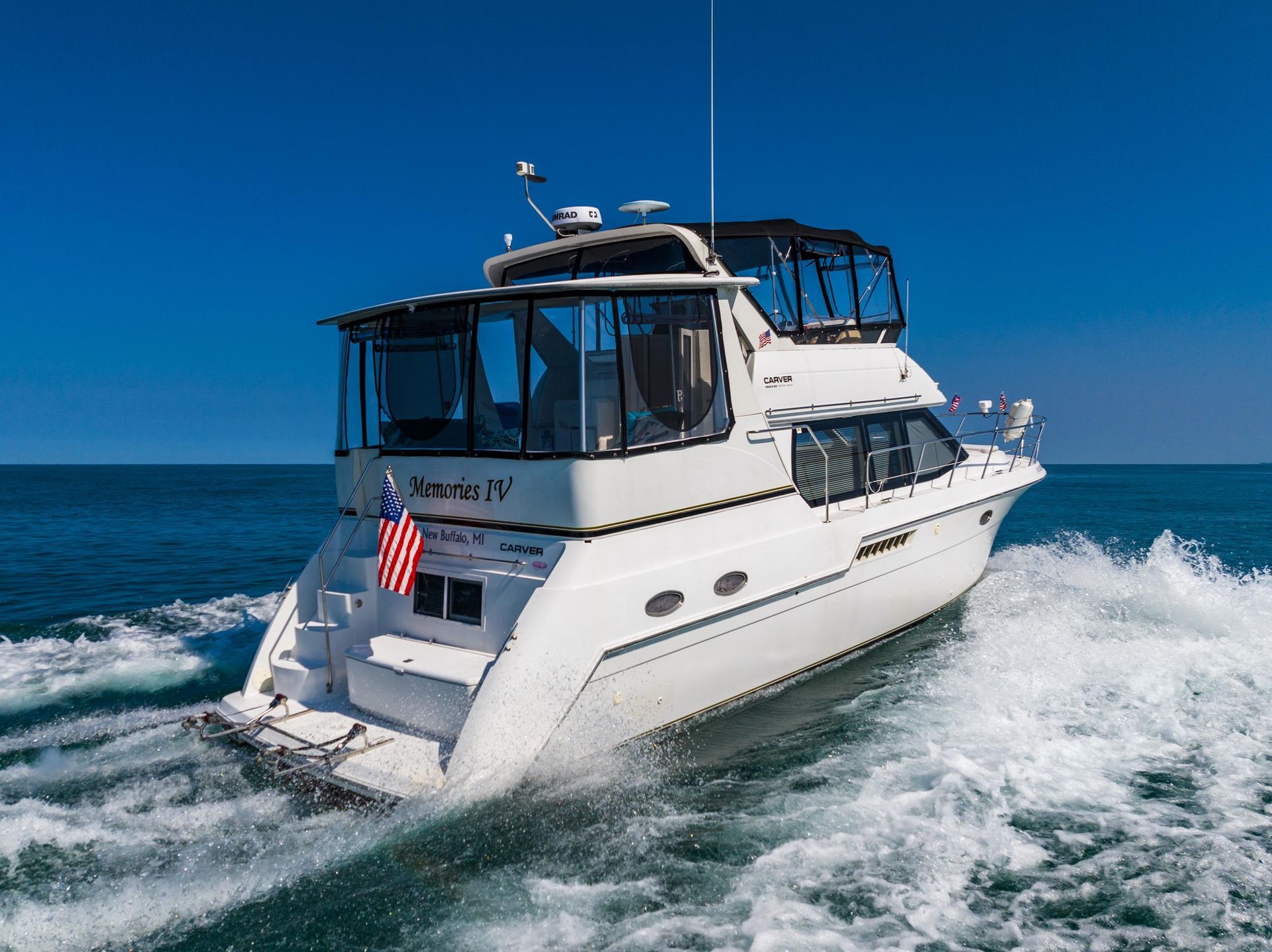1999 Carver 406 Motor Yacht - Weber Yachts