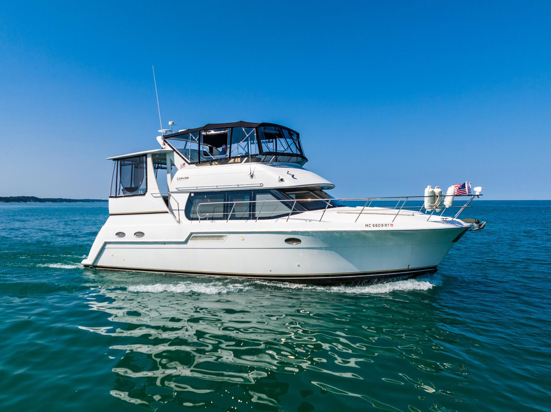 1999 Carver 406 Motor Yacht - Weber Yachts