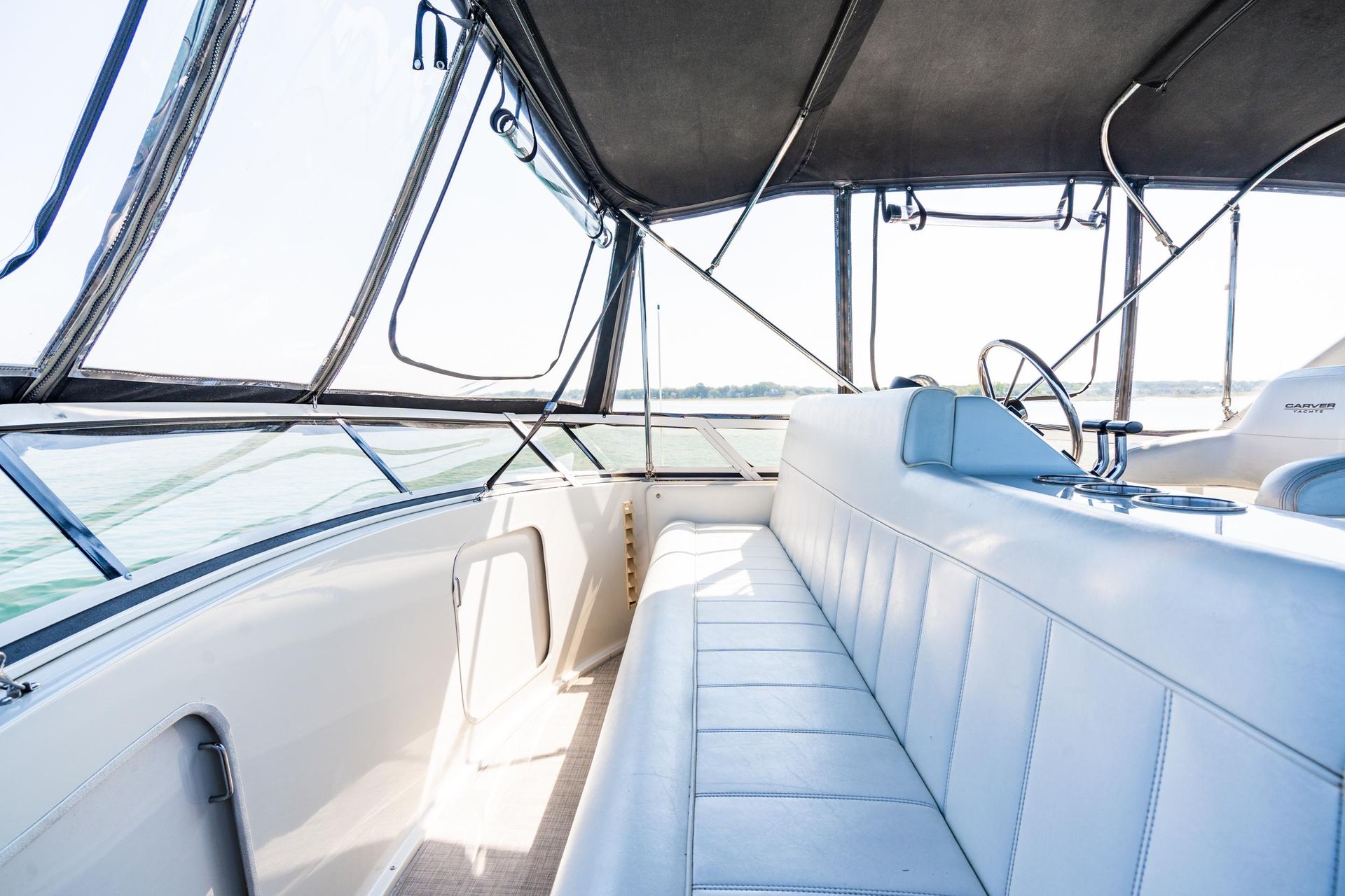 1999 Carver 406 Motor Yacht - Weber Yachts