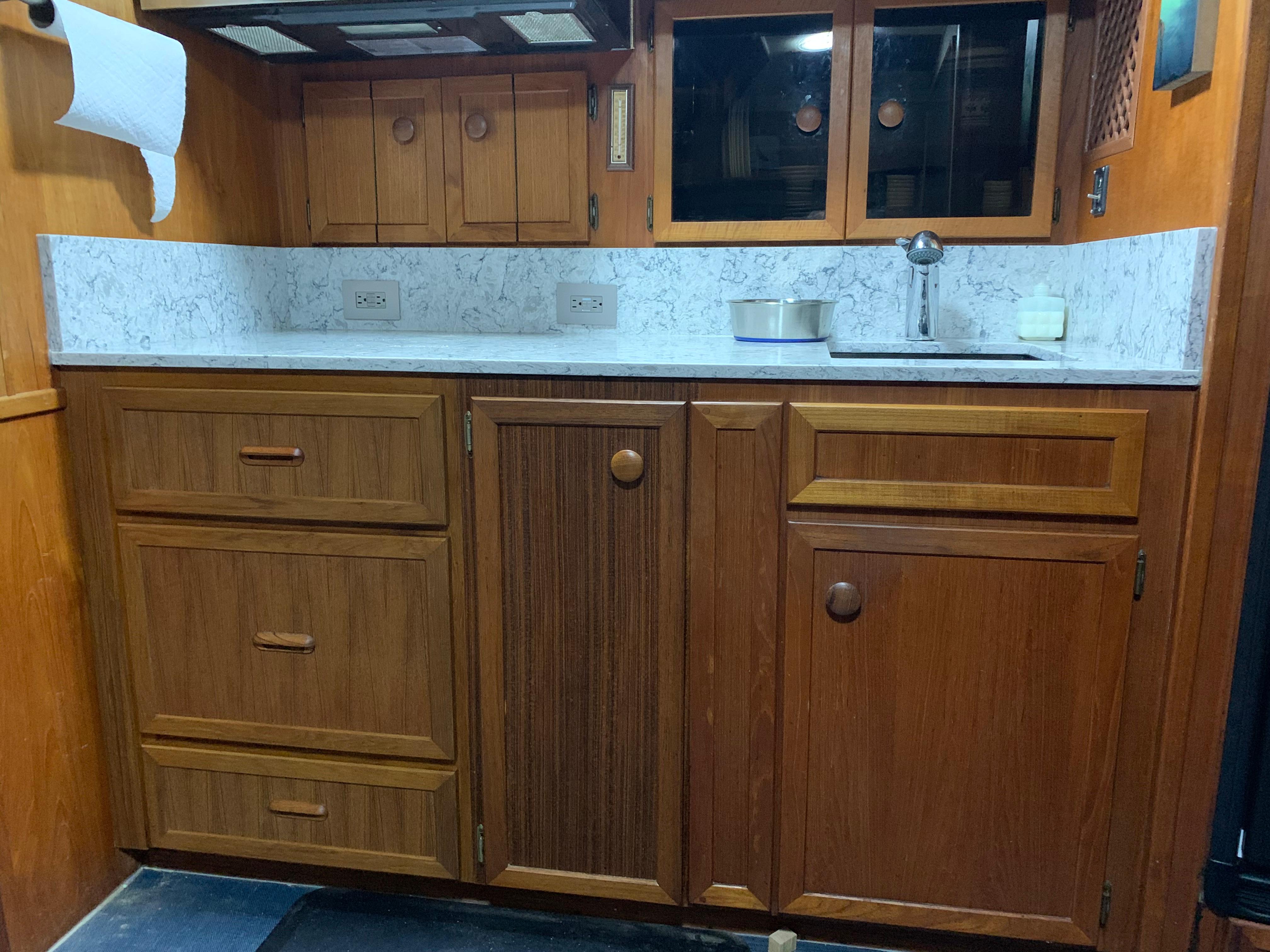 1982 Uniflite 48 Yacht Fisherman Flybridge for sale - YachtWorld