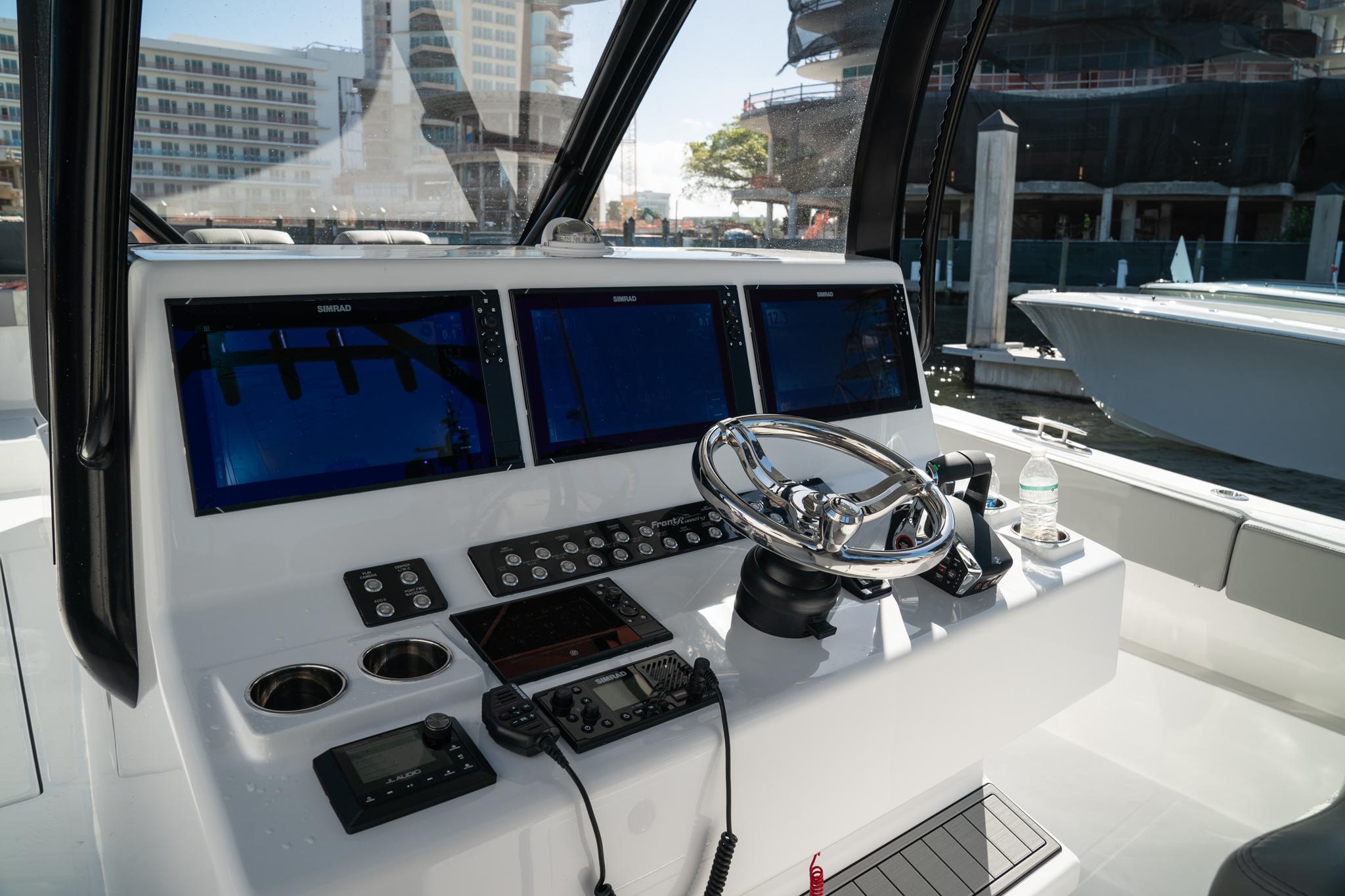 2025 Front Runner 37 Catamaran Center Console for sale - YachtWorld
