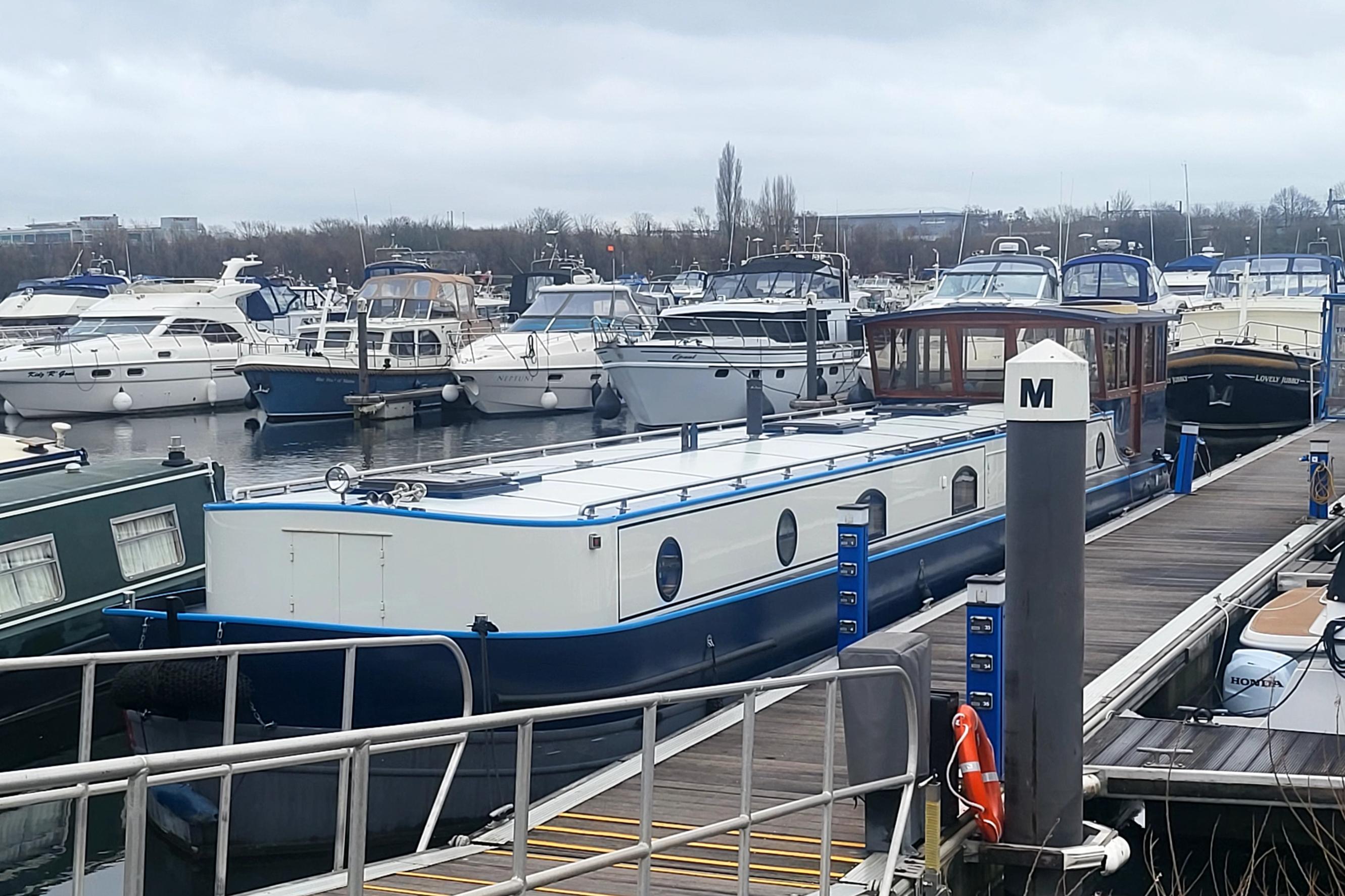 2018 Wide Beam Narrowboat 70x12 Barges à vendre - YachtWorld
