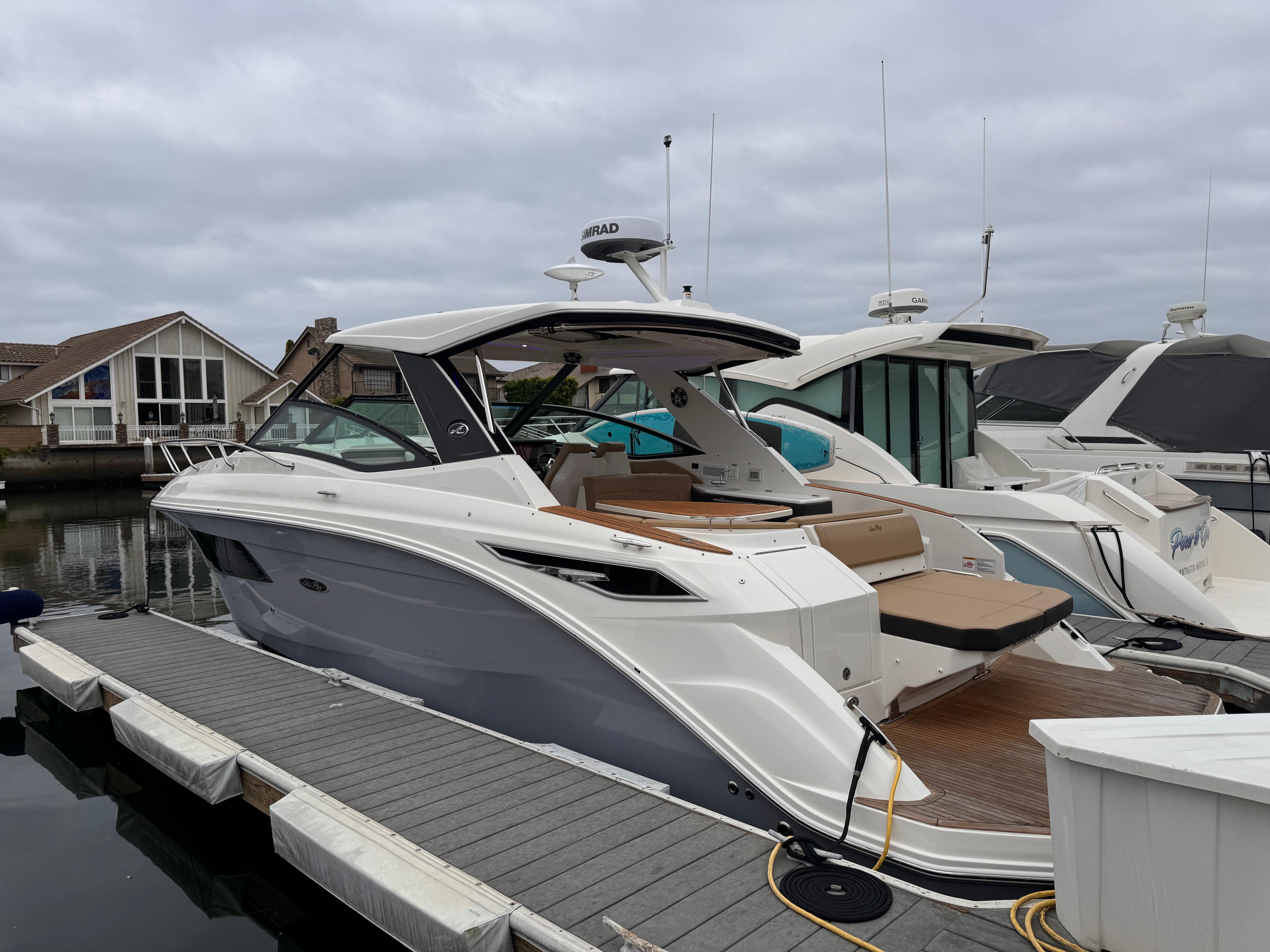 2022 Sea Ray 320 Sundancer Express Cruiser for sale - YachtWorld