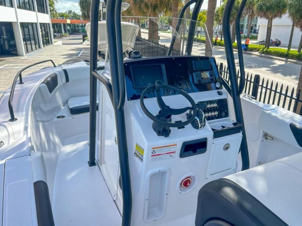 2025 Edgewater 208CC Watchman Center Console for sale - YachtWorld